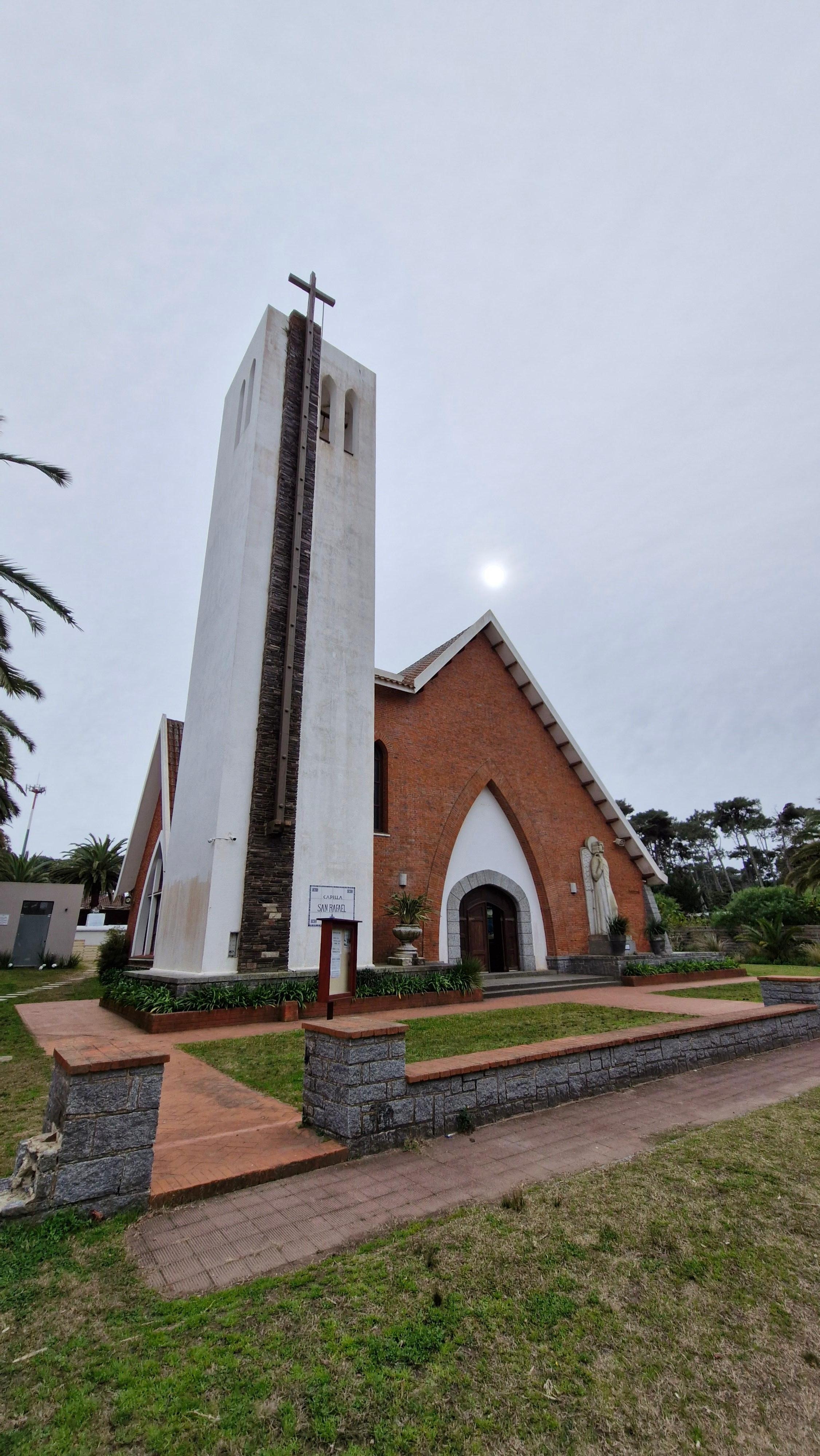 La Capilla San Raphael