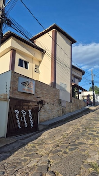 Perto do Mercado, subida de uns 500m