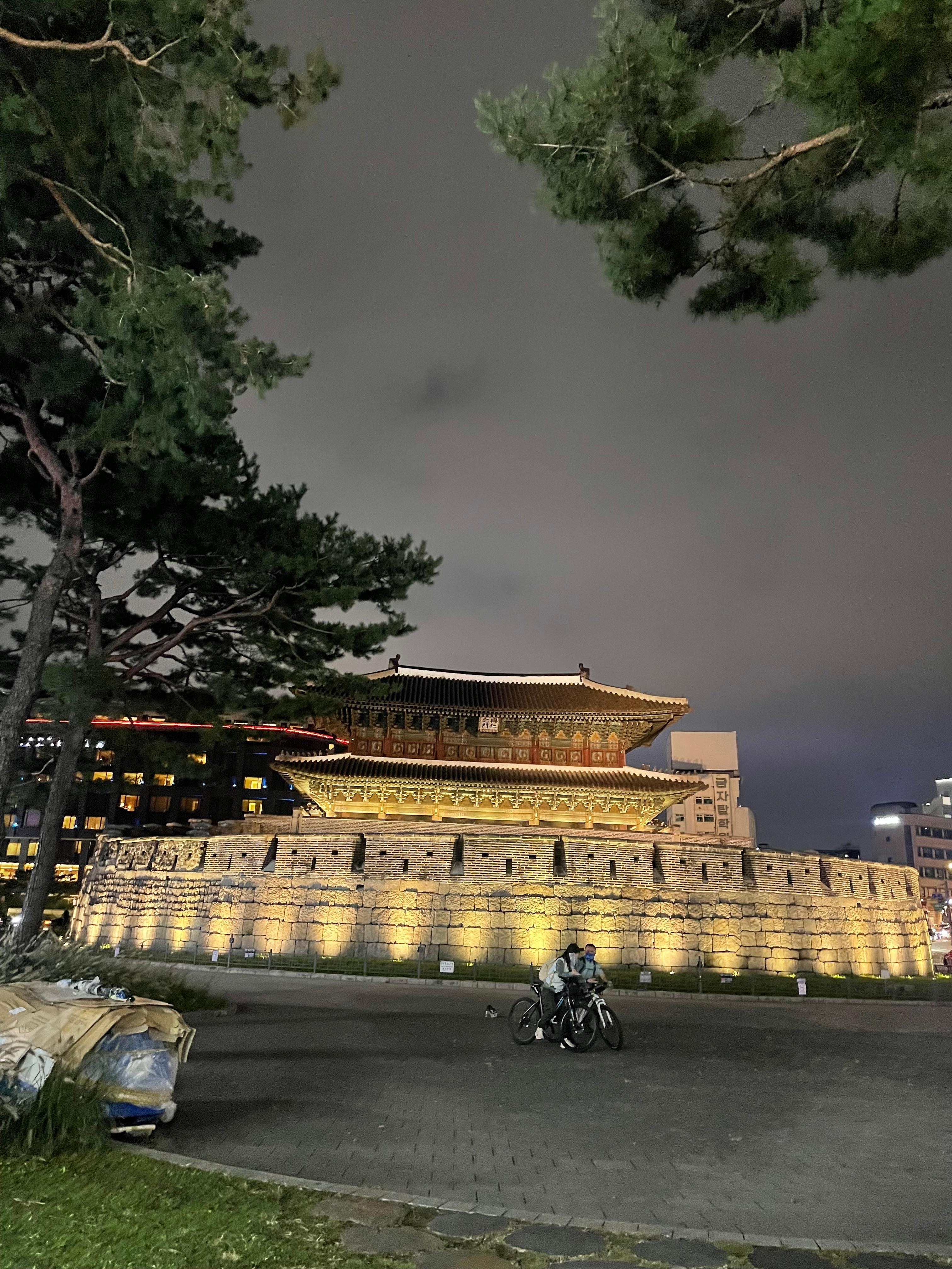 東大門も地下鉄でで近い！