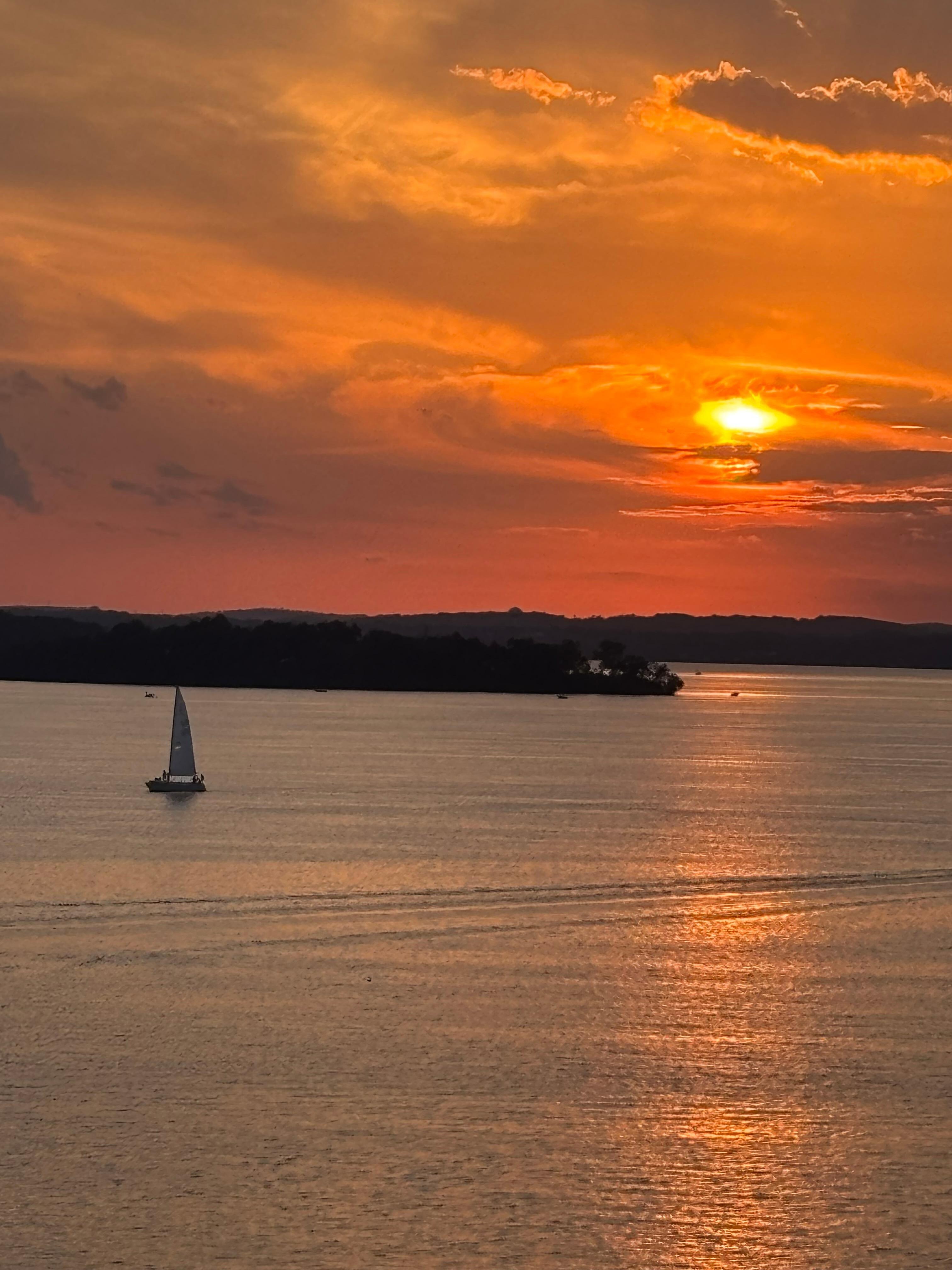 So close to lake, beautiful sunsets!