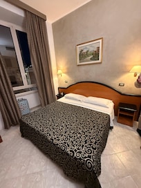 Cama duas de solteiro juntas, lençóis confortáveis