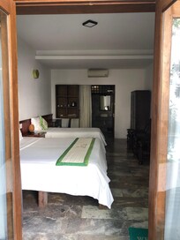 Room poolside