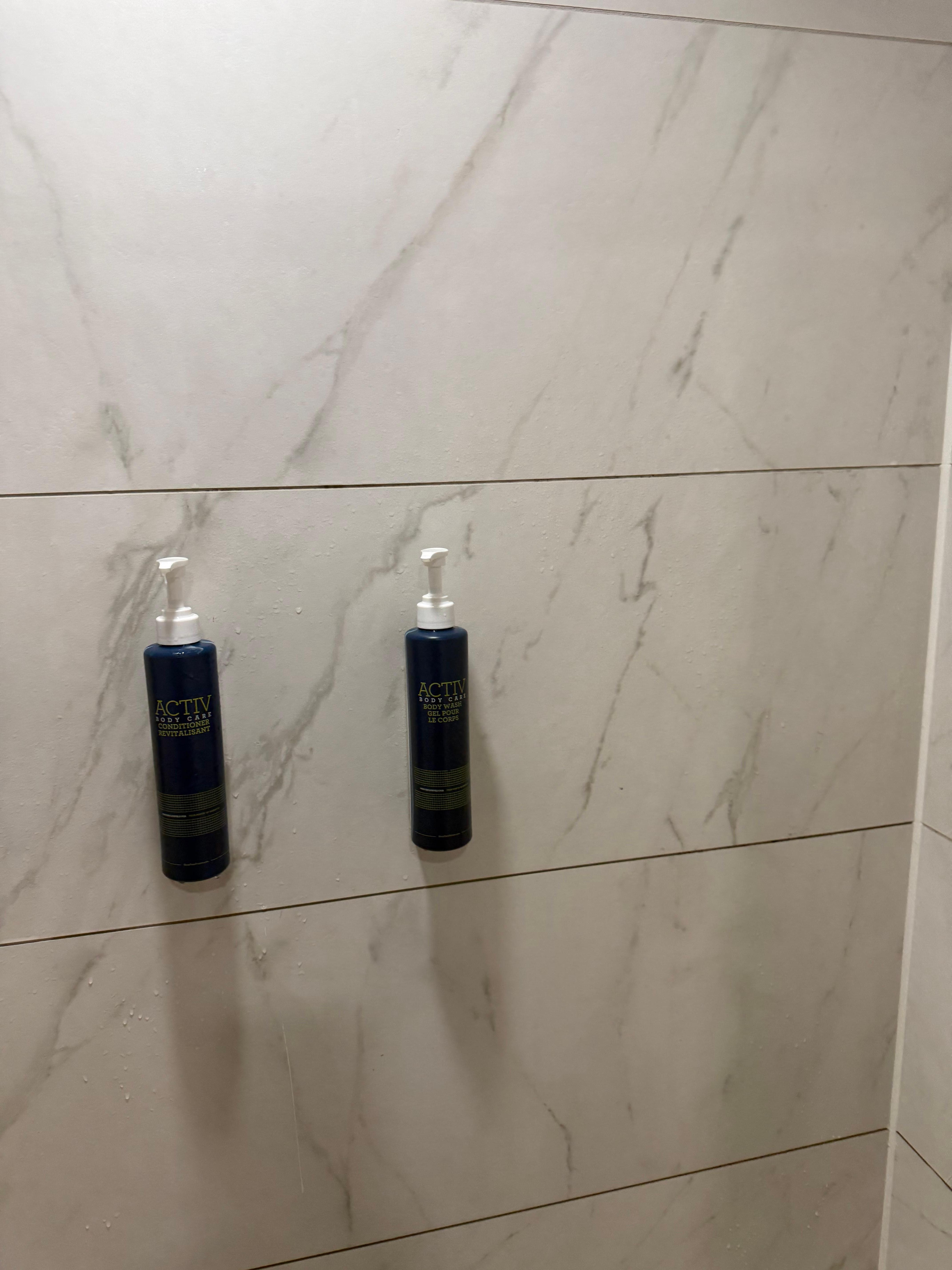 there was no soup in the body wash maybe a quarter of one squirt others were filled to function