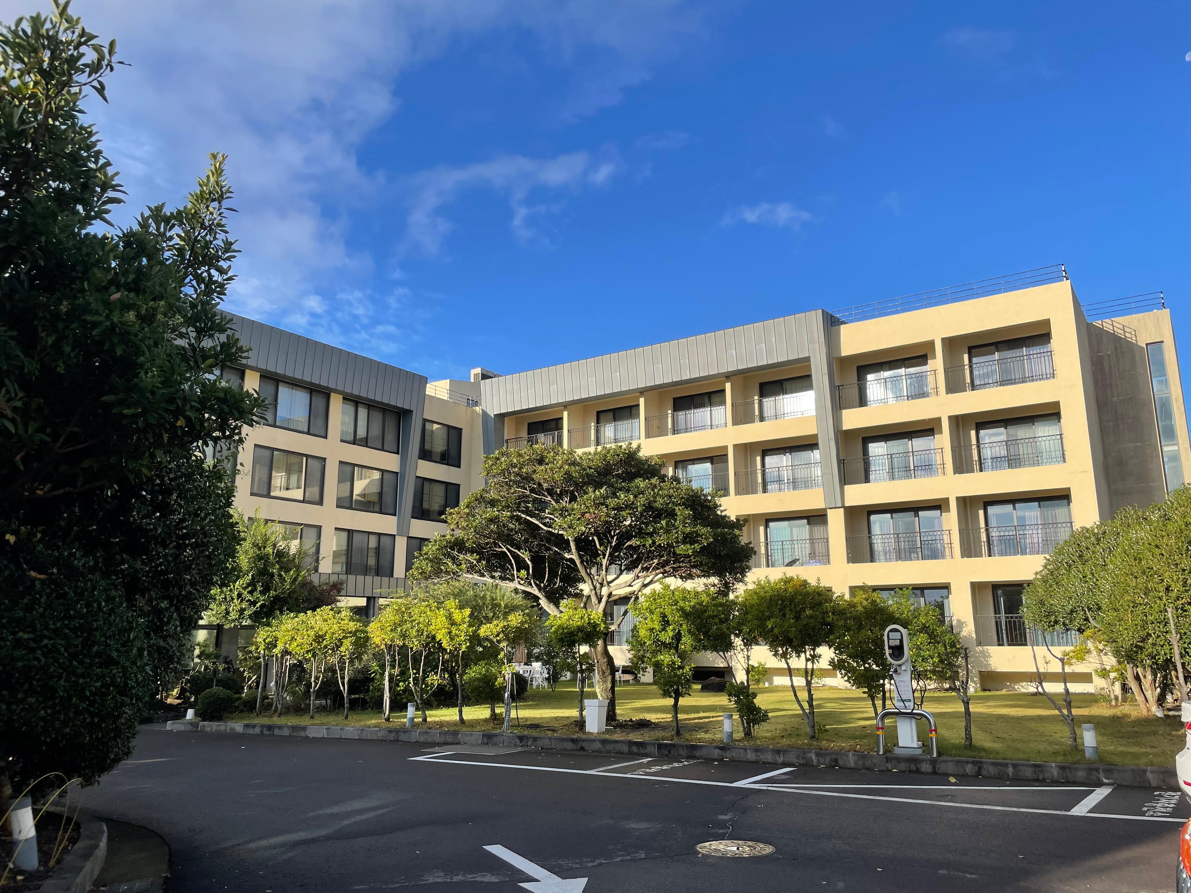 호텔 주차장에서 바라본 전경