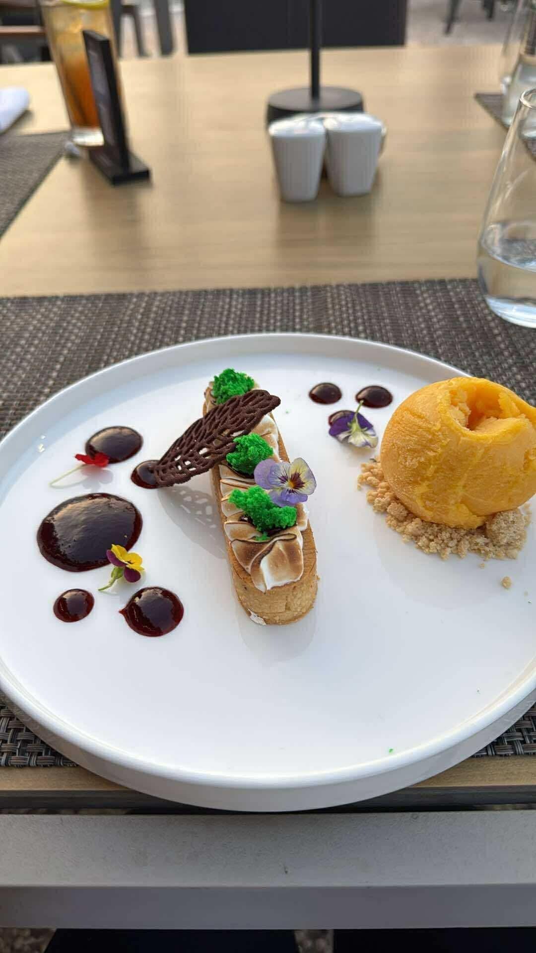Lemon tart & mango sorbet 