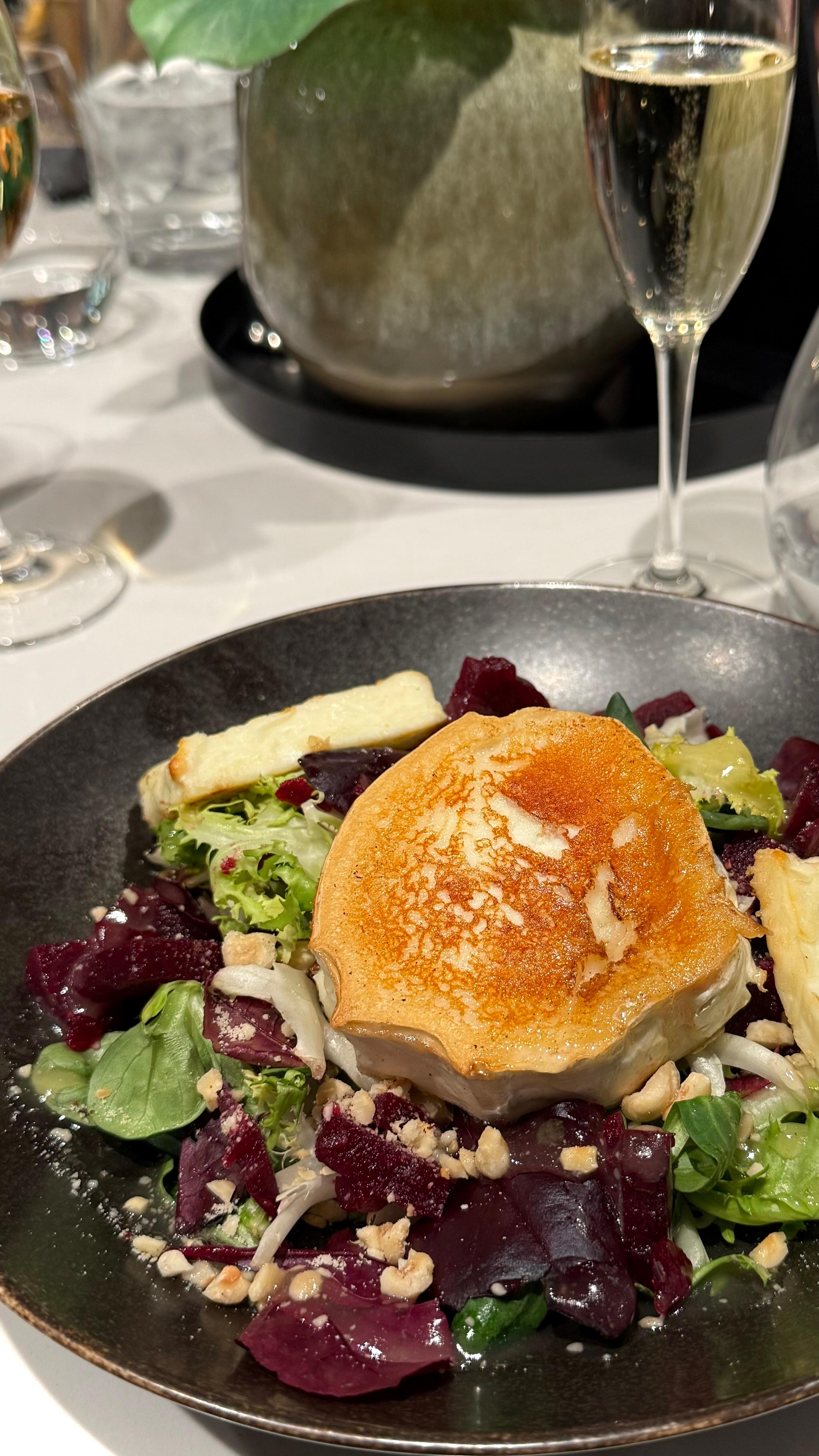 Chèvre salaten var helt nydelig! 