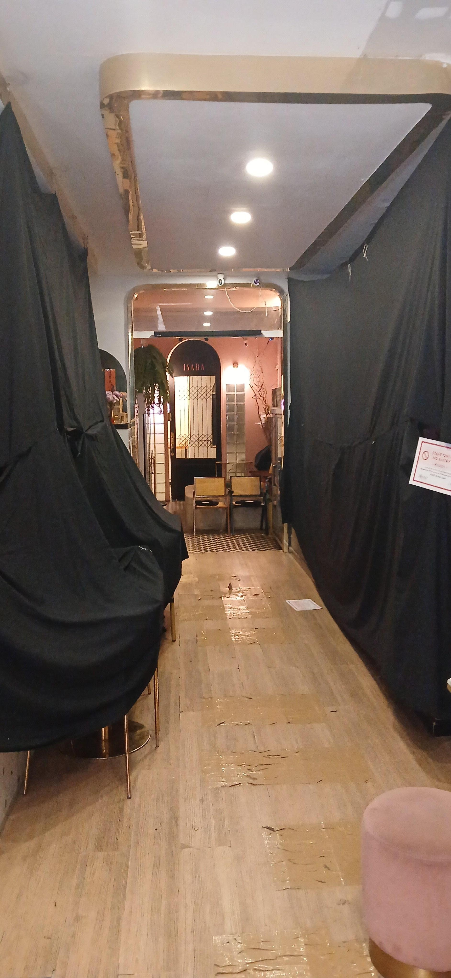 cafe advertised, this is entrance to hotel