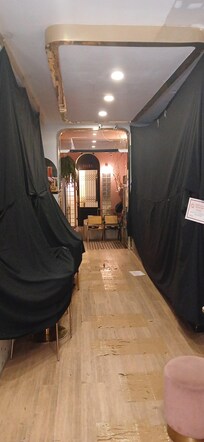 cafe advertised, this is entrance to hotel