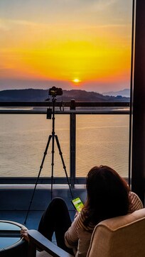 객실에서 보는 일몰뷰