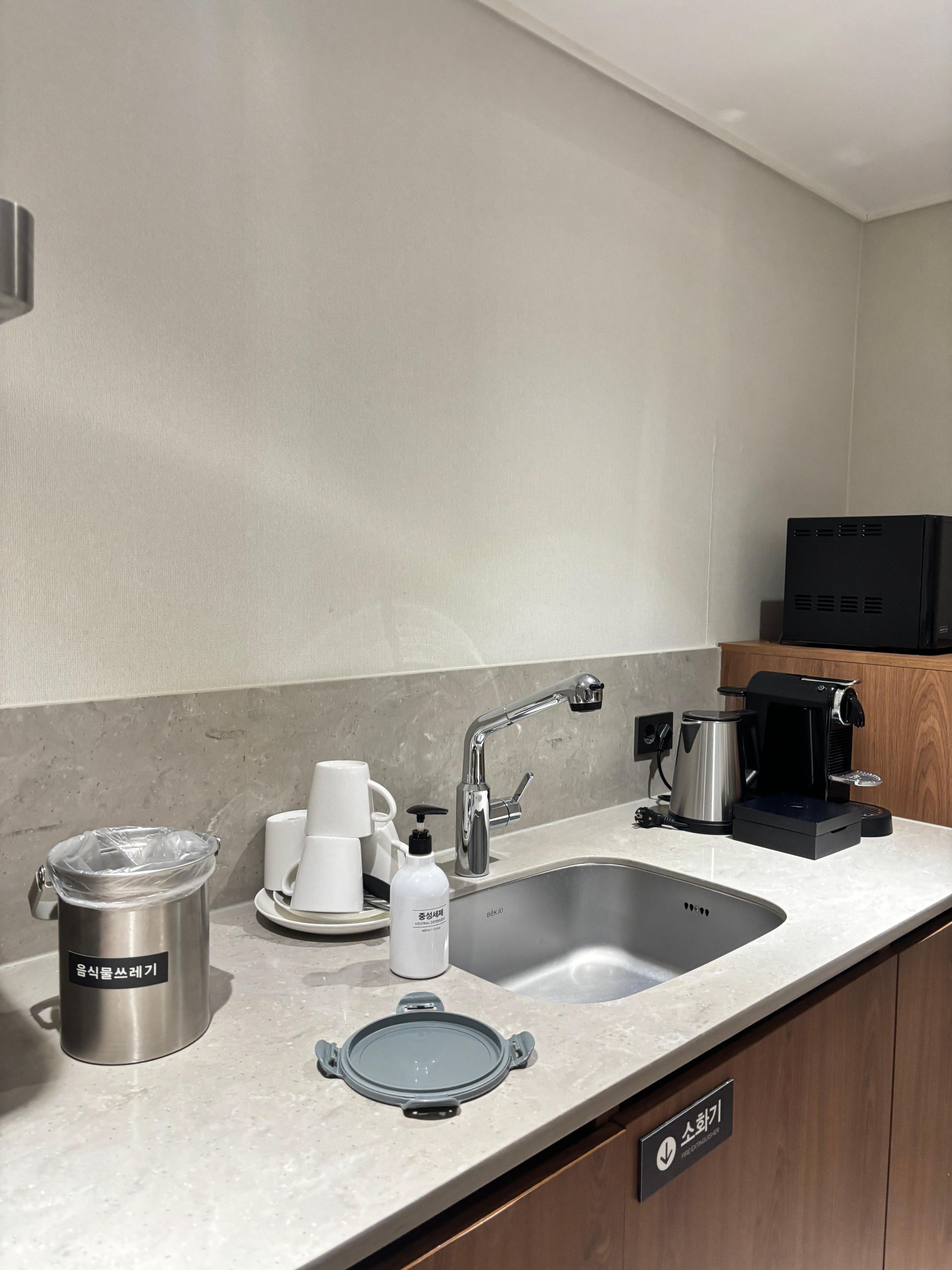 간단한 조리를 할수있는 주방도 완비 