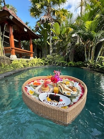 Floating Breakfast