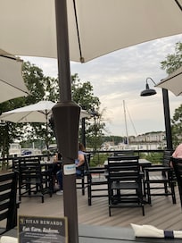 Outdoor eatery