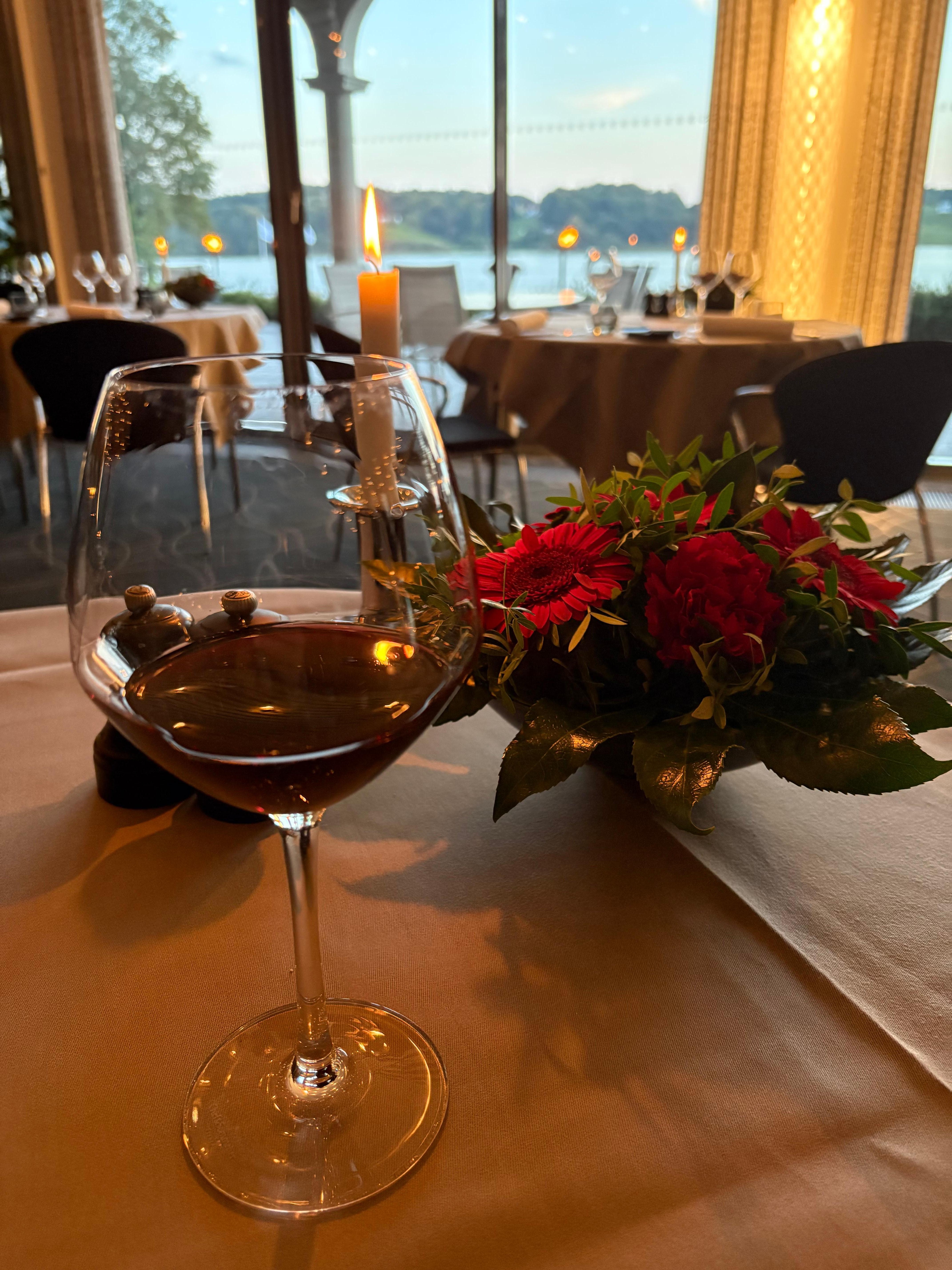 Hyggelig restaurant med god menu / vin