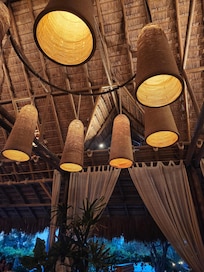 Restaurant lighting