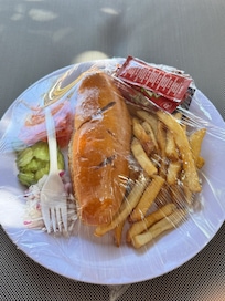 Dogos, hamburguesas y pizzas excelentes