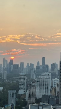 Solnedgången från vårt rum på våning 31