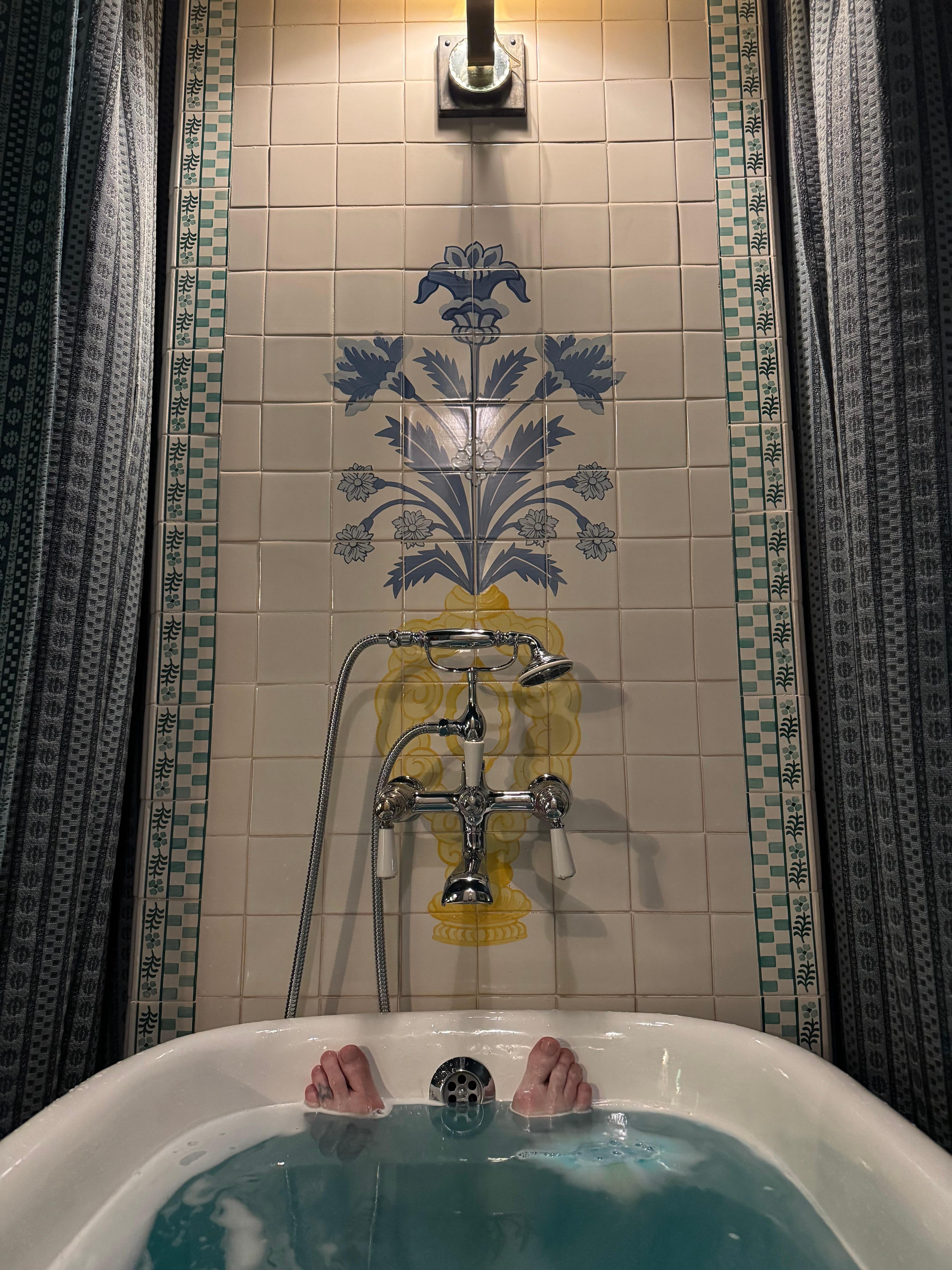 It’s bathtub is everything 