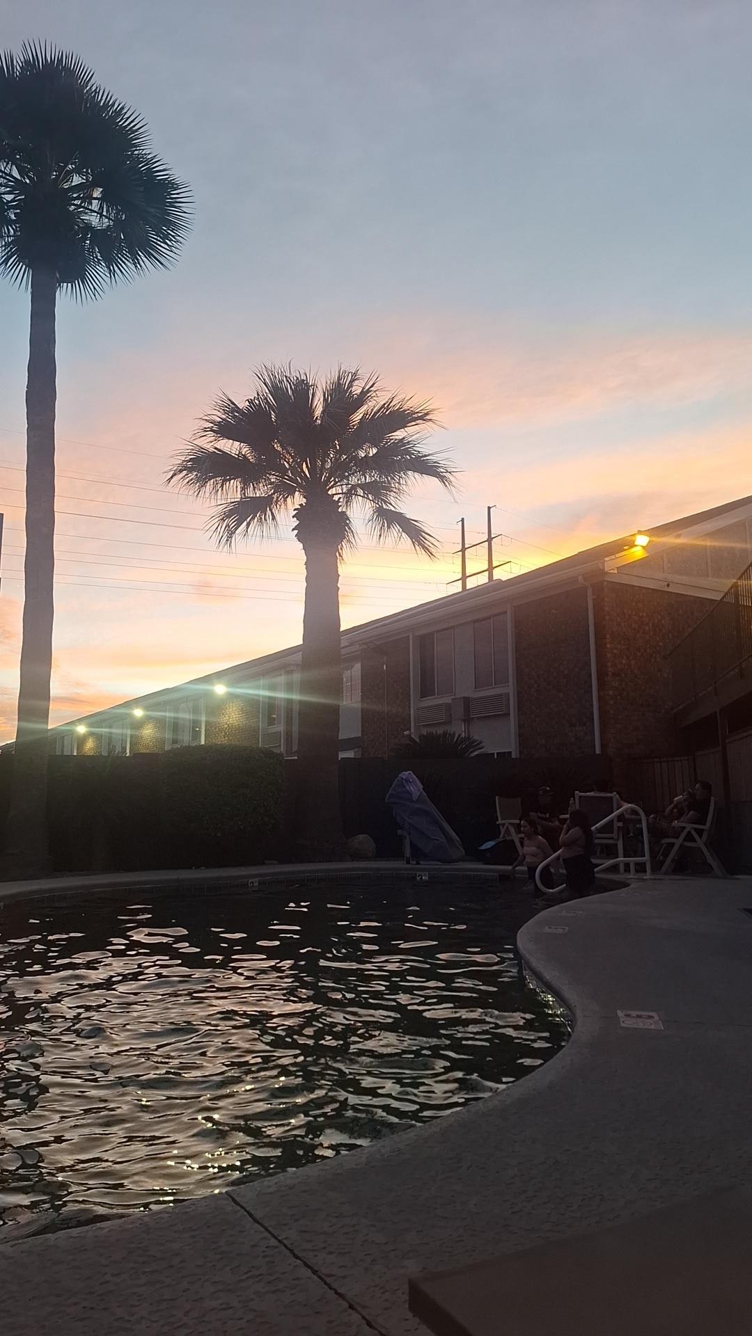 The view next to the pool 