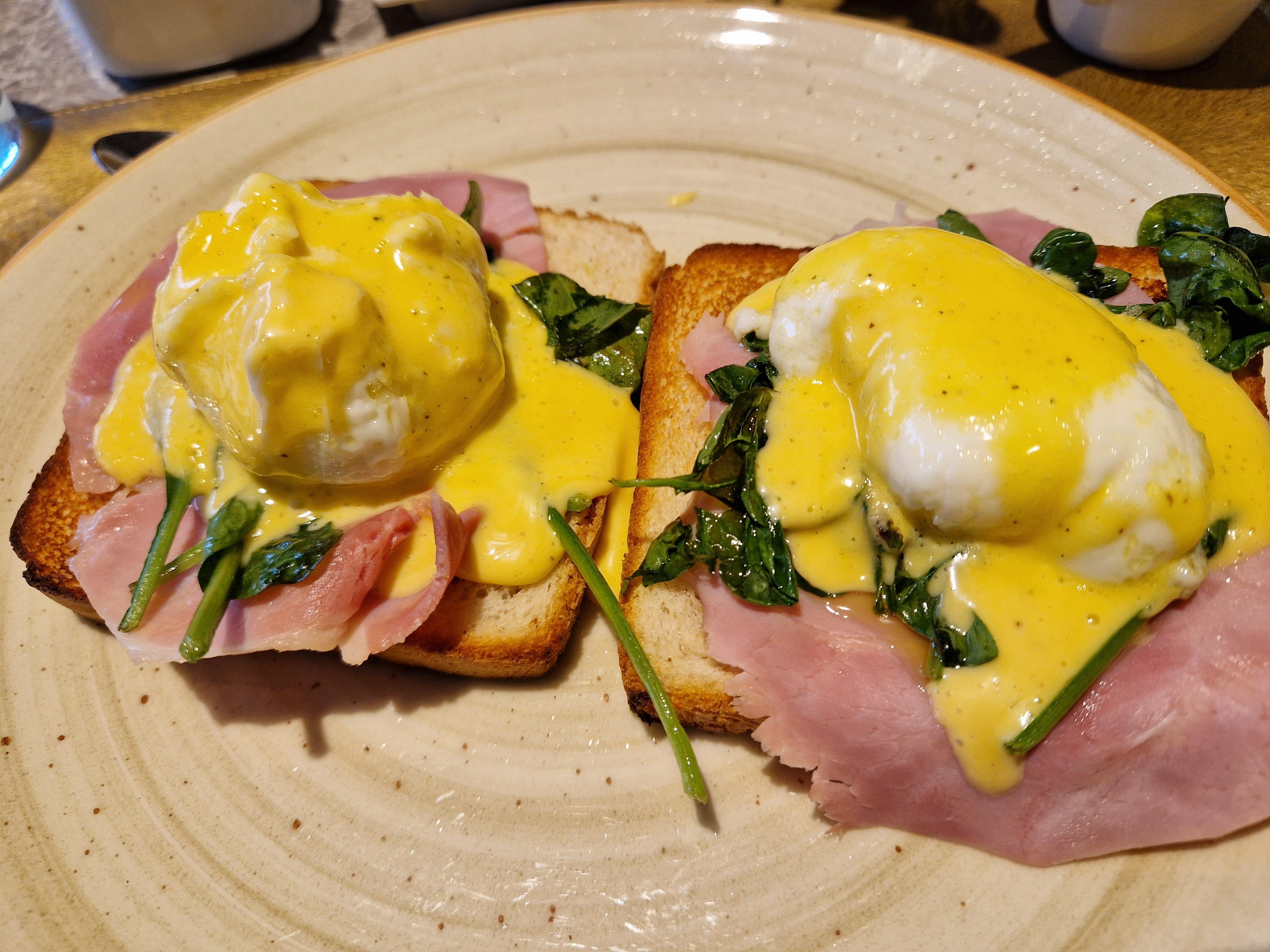 Eggs Benedict