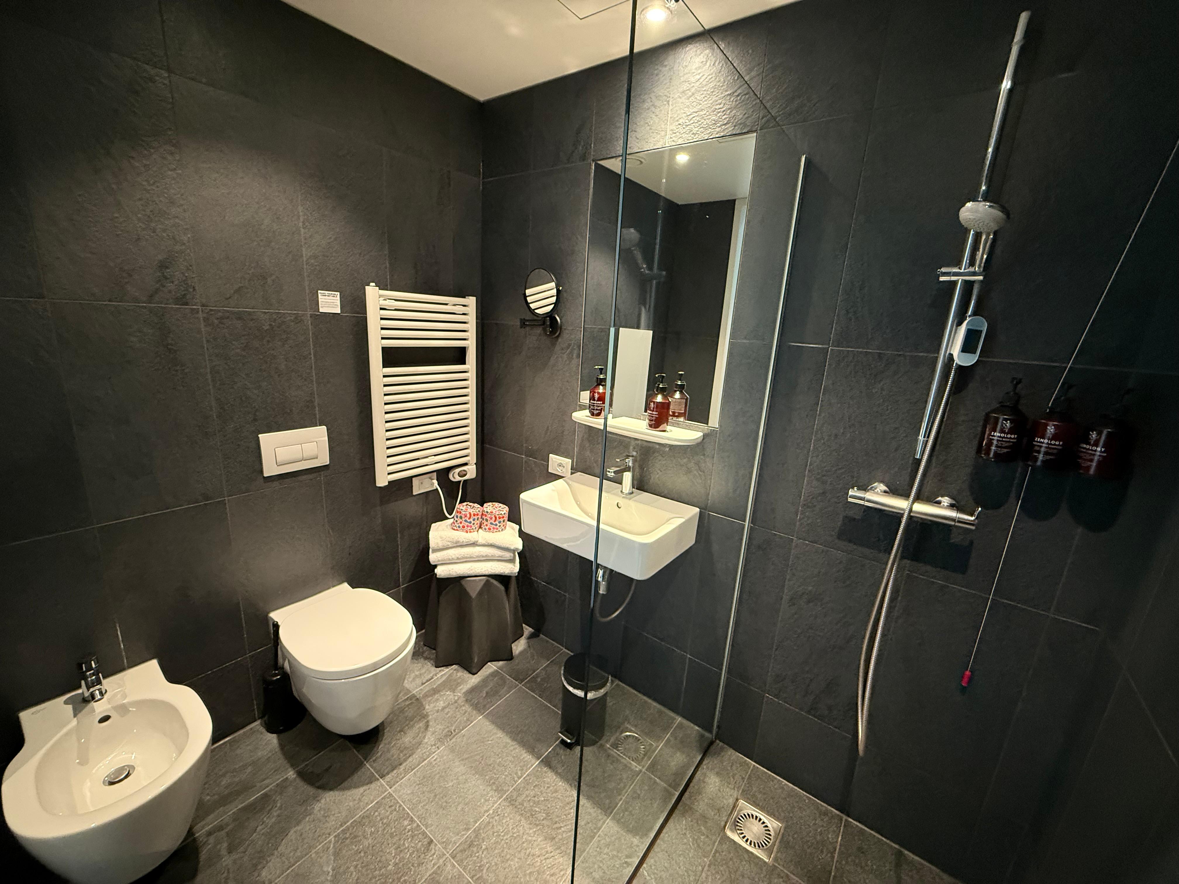 Bathroom - Executive Double Room