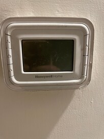 Air con was switched off. Had to constantly ask for it to be turned on.