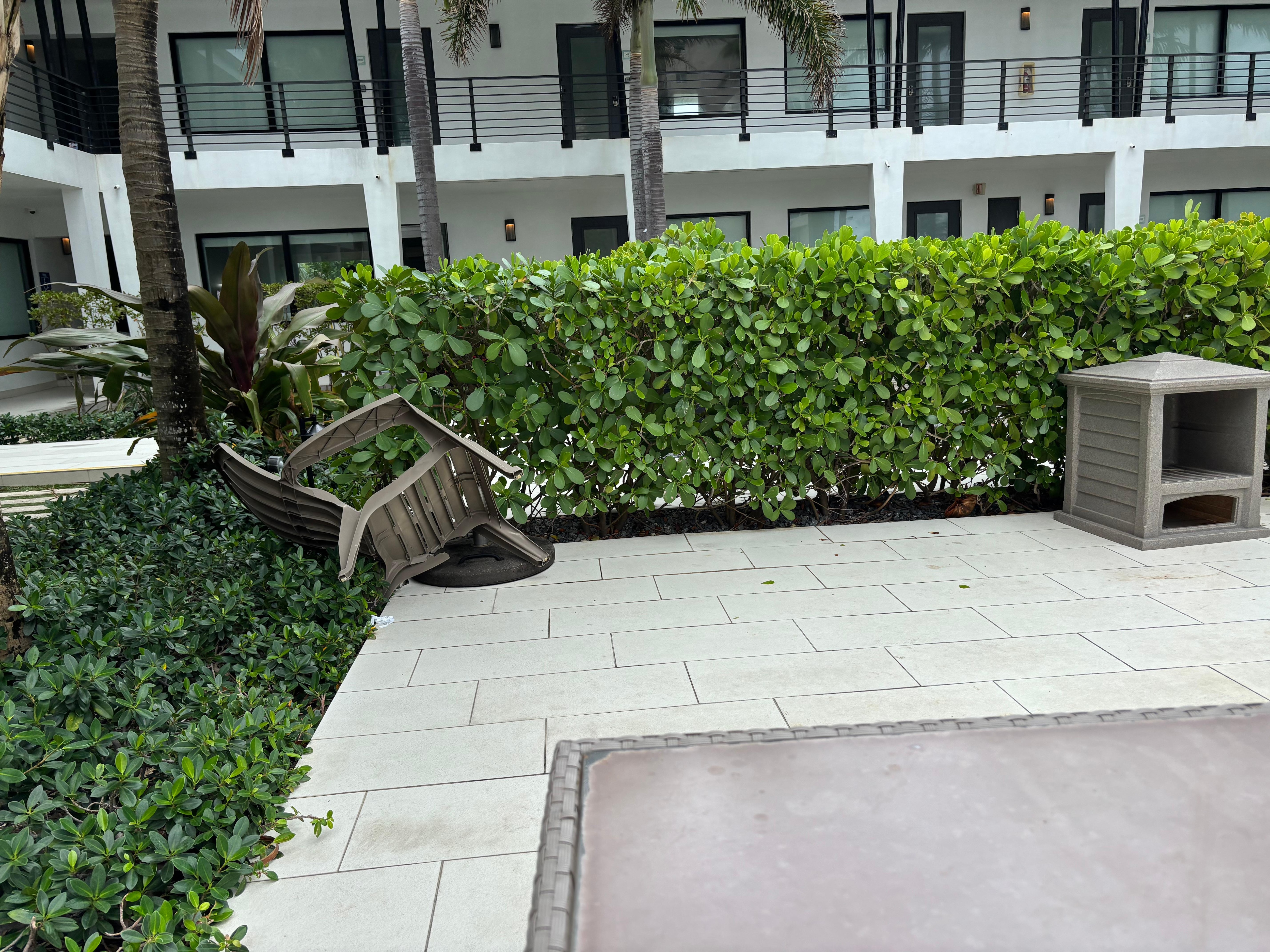 No one on site , chairs broken and just laying around everywhere.