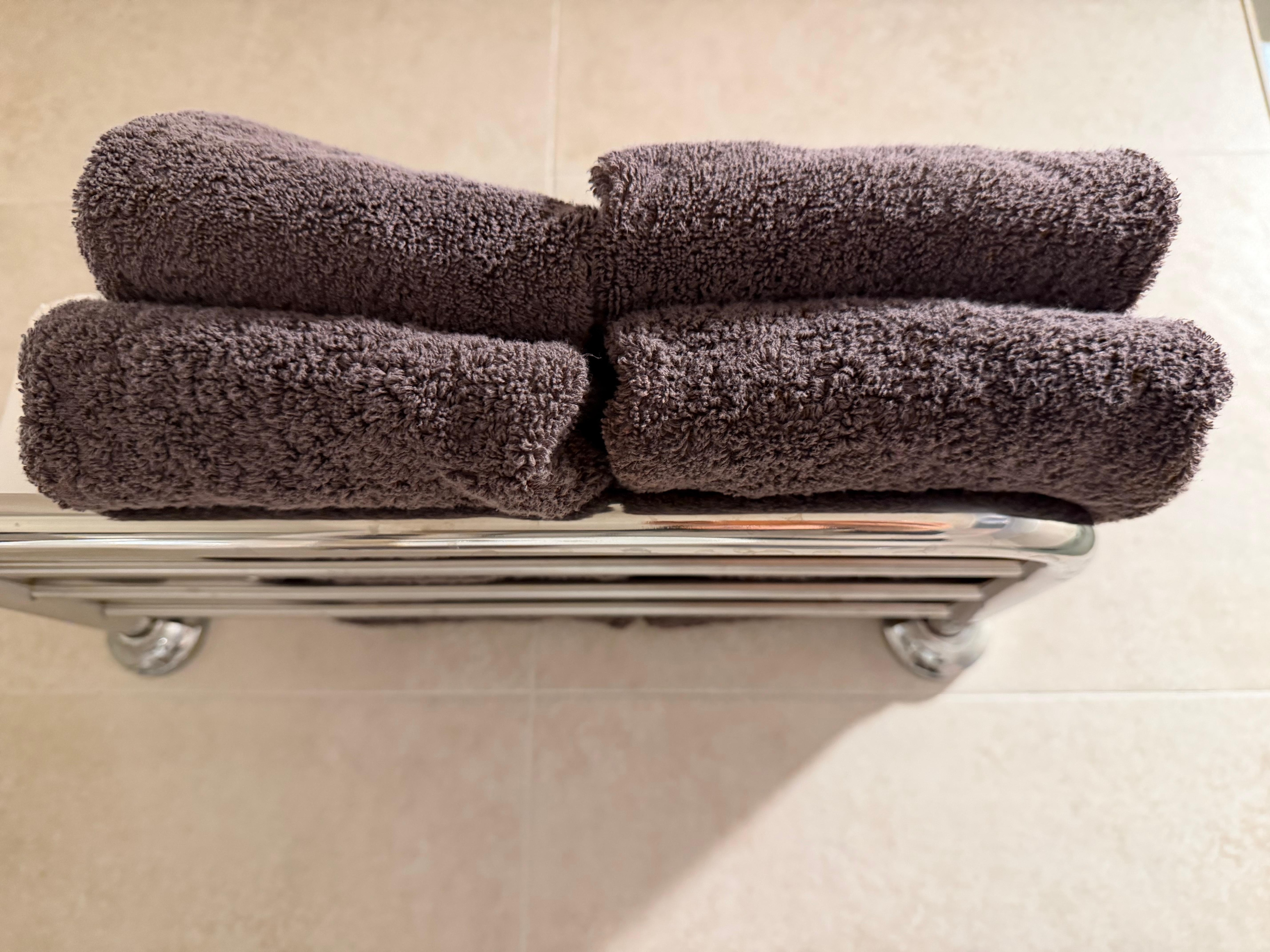 흰타올이 아니어서 청결도 확인 불가(사용하지않음)