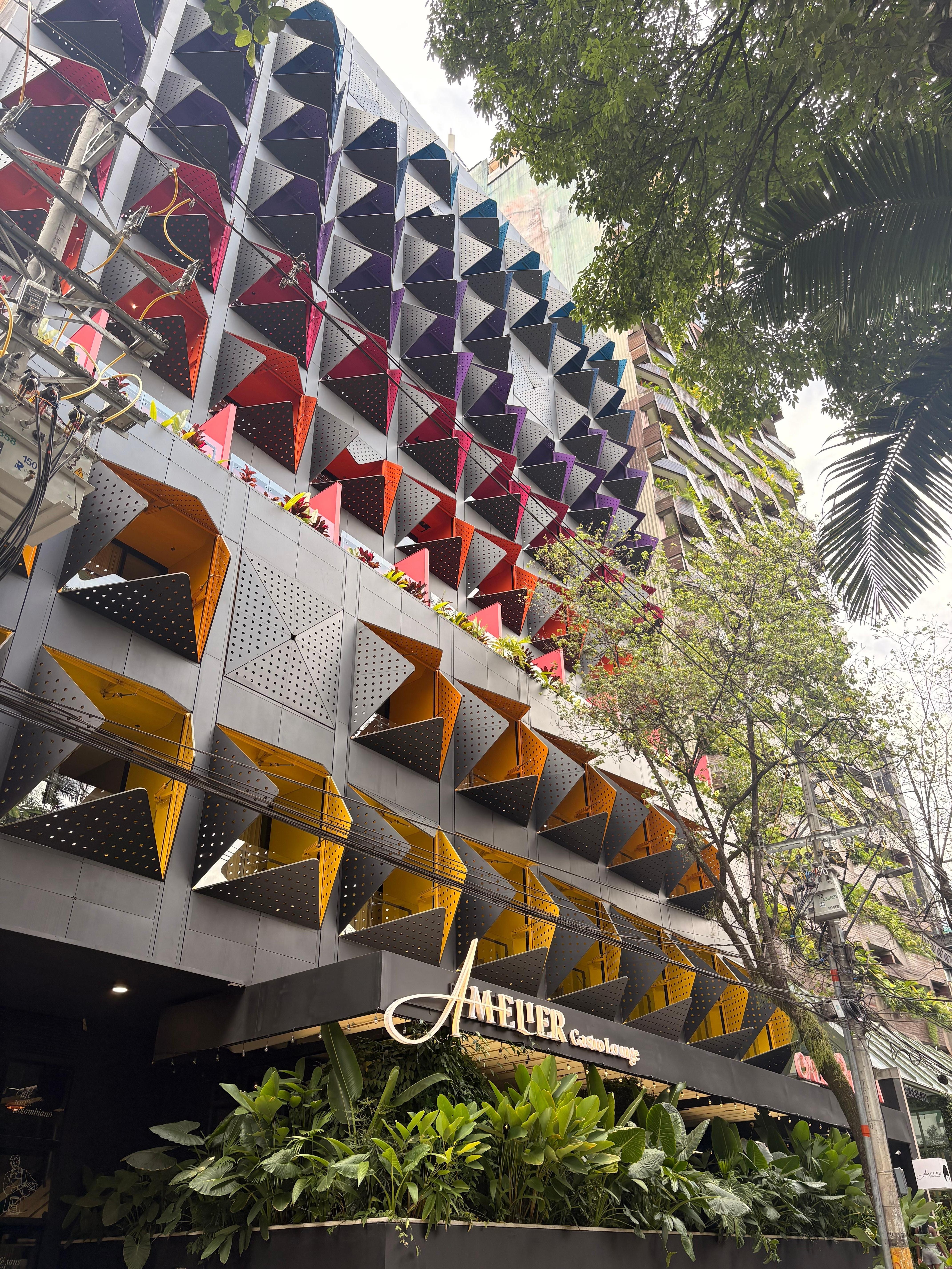 Diese Balkone können elektronisch geschlossen werden ein highlight