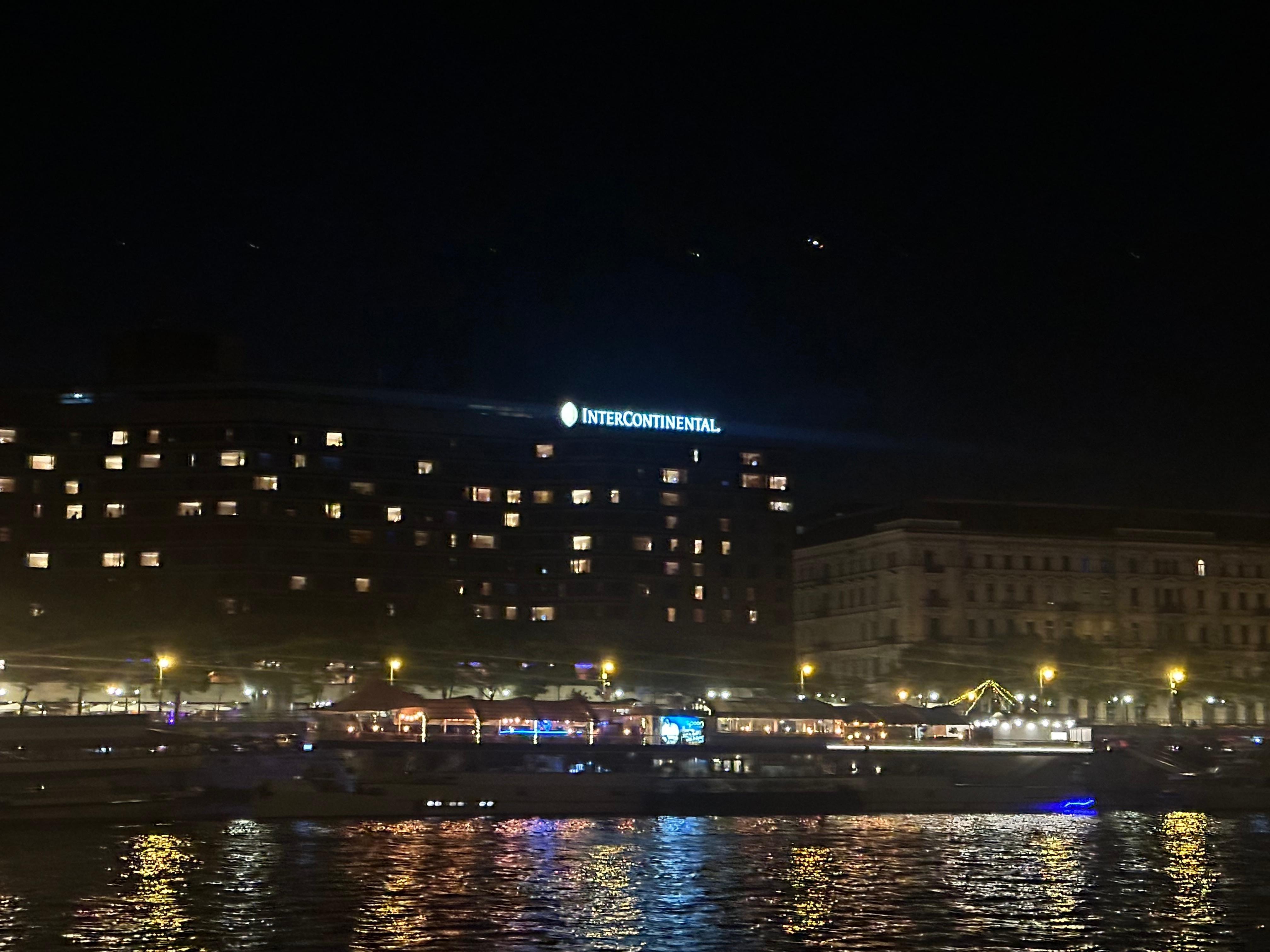 Aften stemningsbillede af hotellet