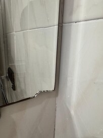 Lo specchoo del bagno si commenta da solo!