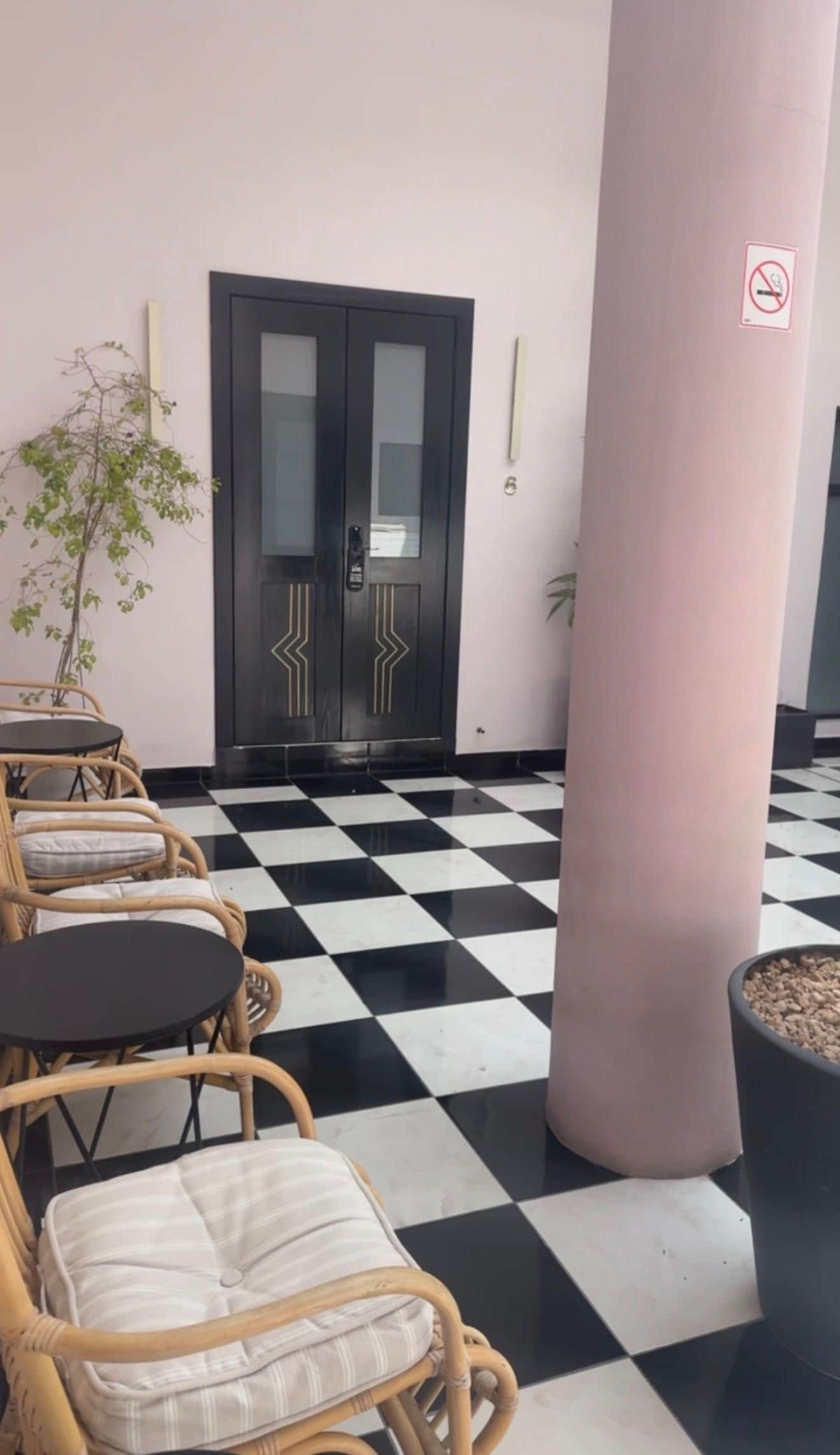 Small boutique about 6 rooms 