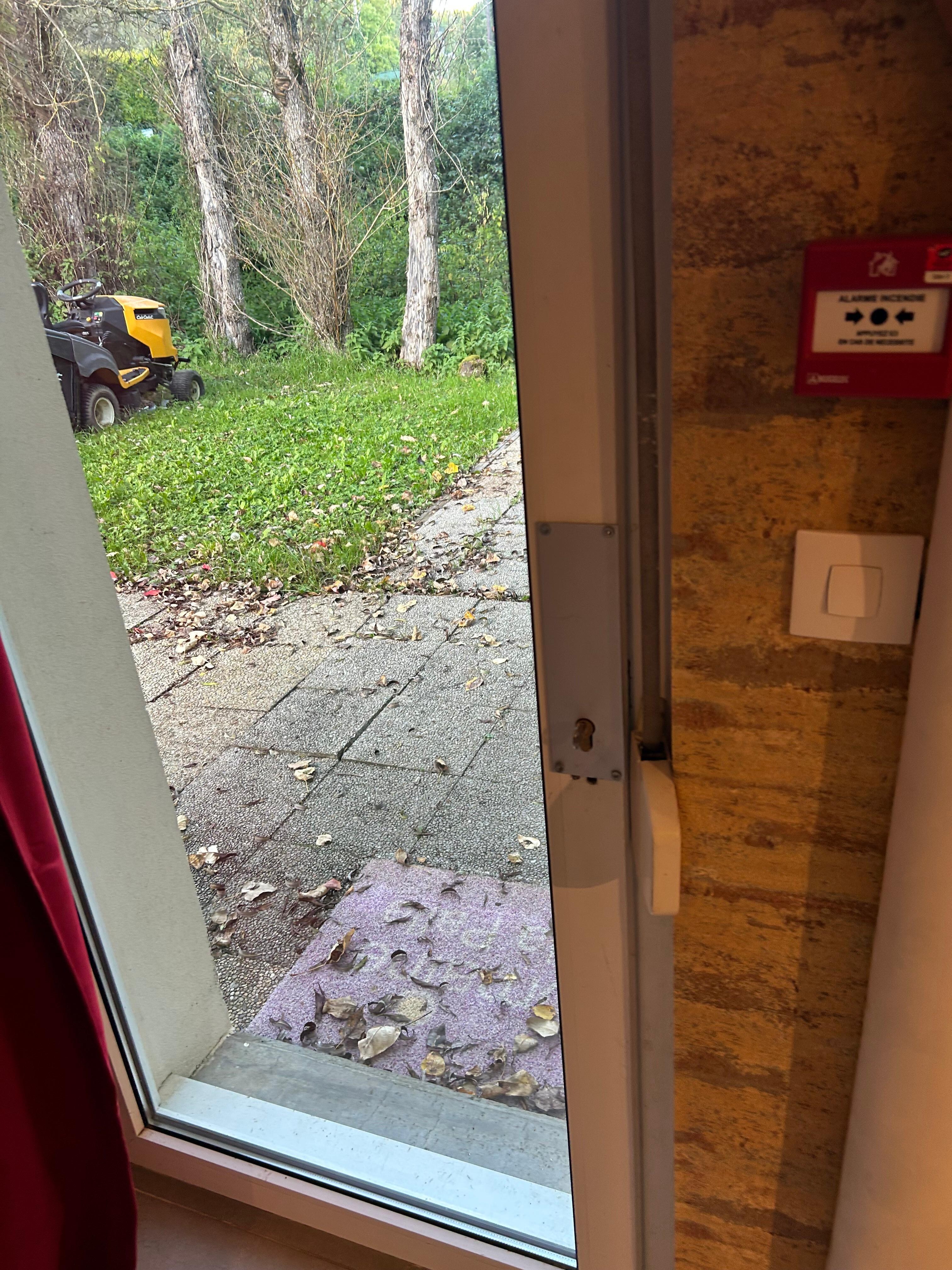 Ou est la poignée de porte ? 