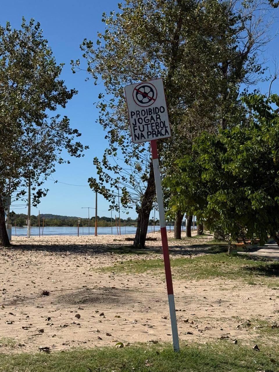 Praia próxima ao hotel