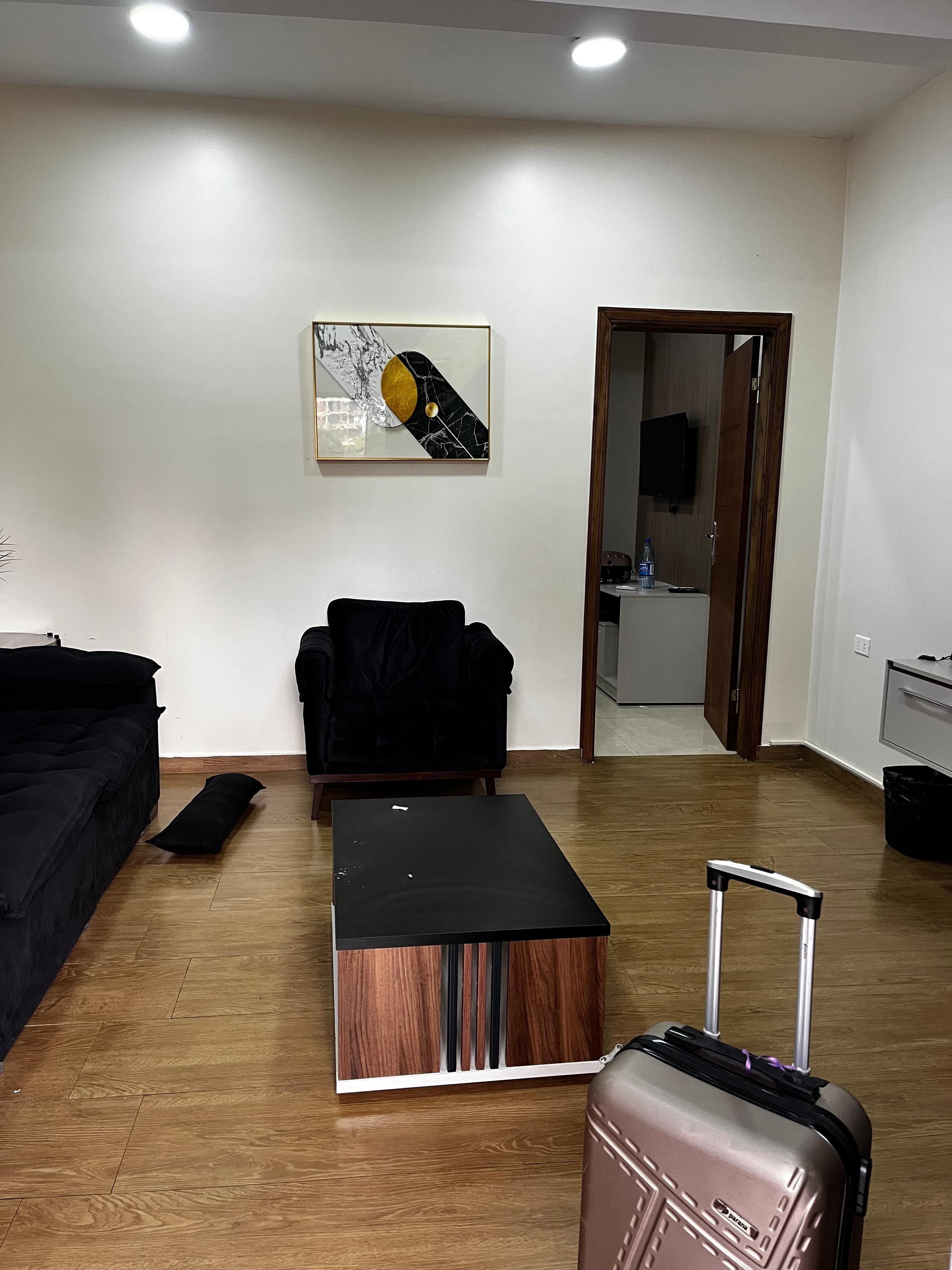 Sala gigante com tv e ar 