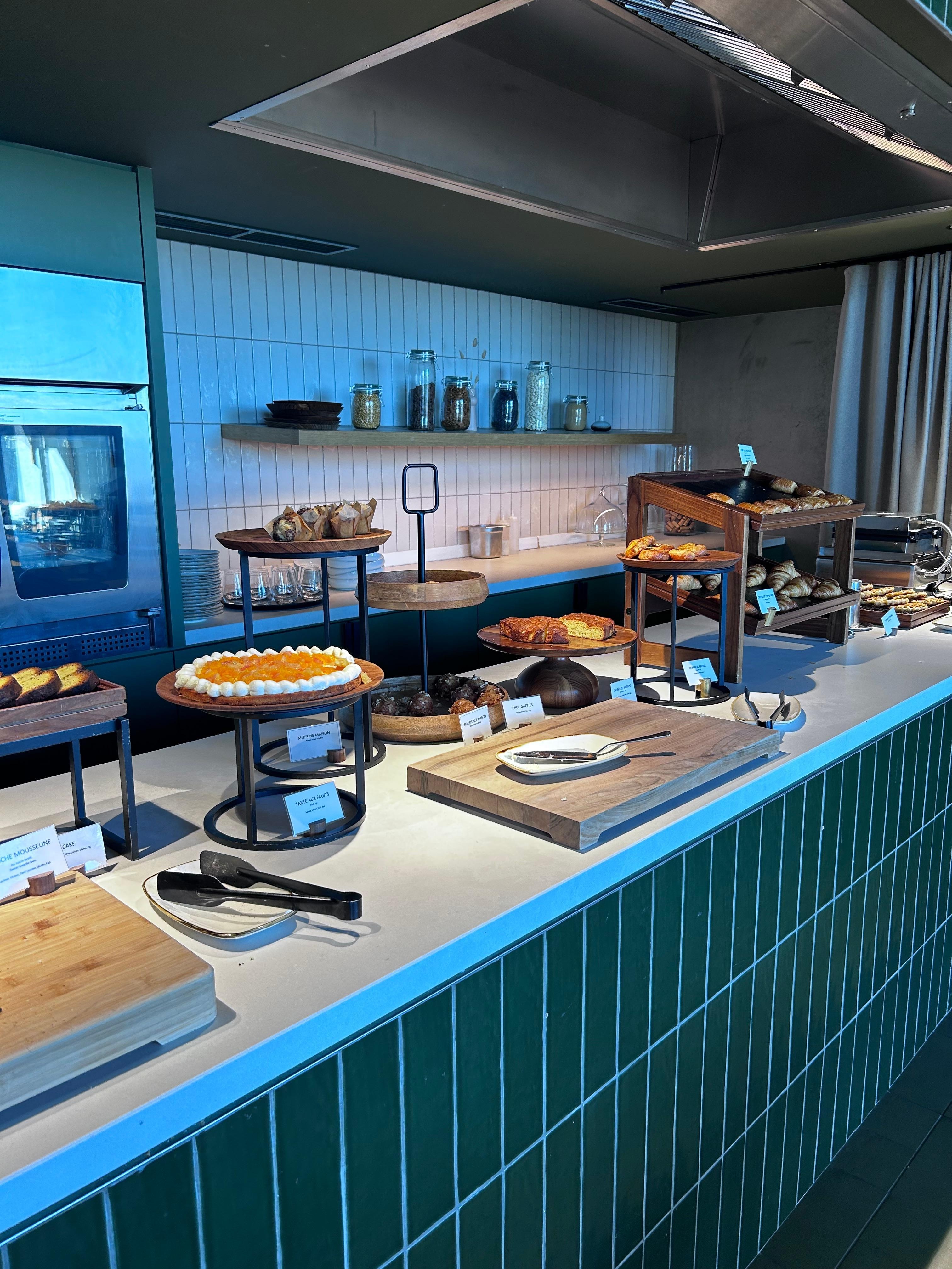 More breakfast buffet