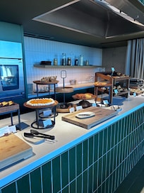 More breakfast buffet