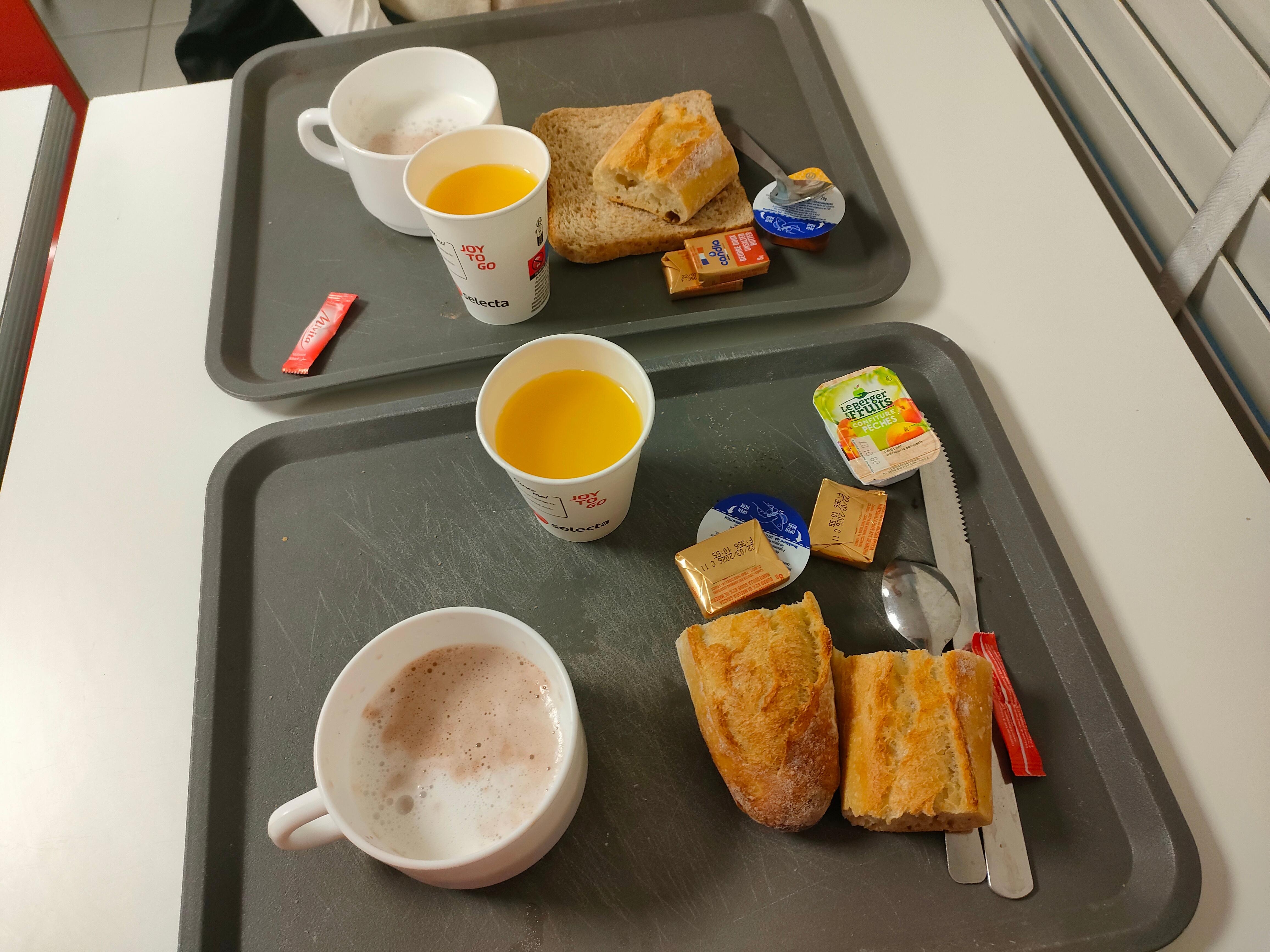 Petit déjeuner à 6,90€/pers sans viennoiseries, sans fruits... Honteux 