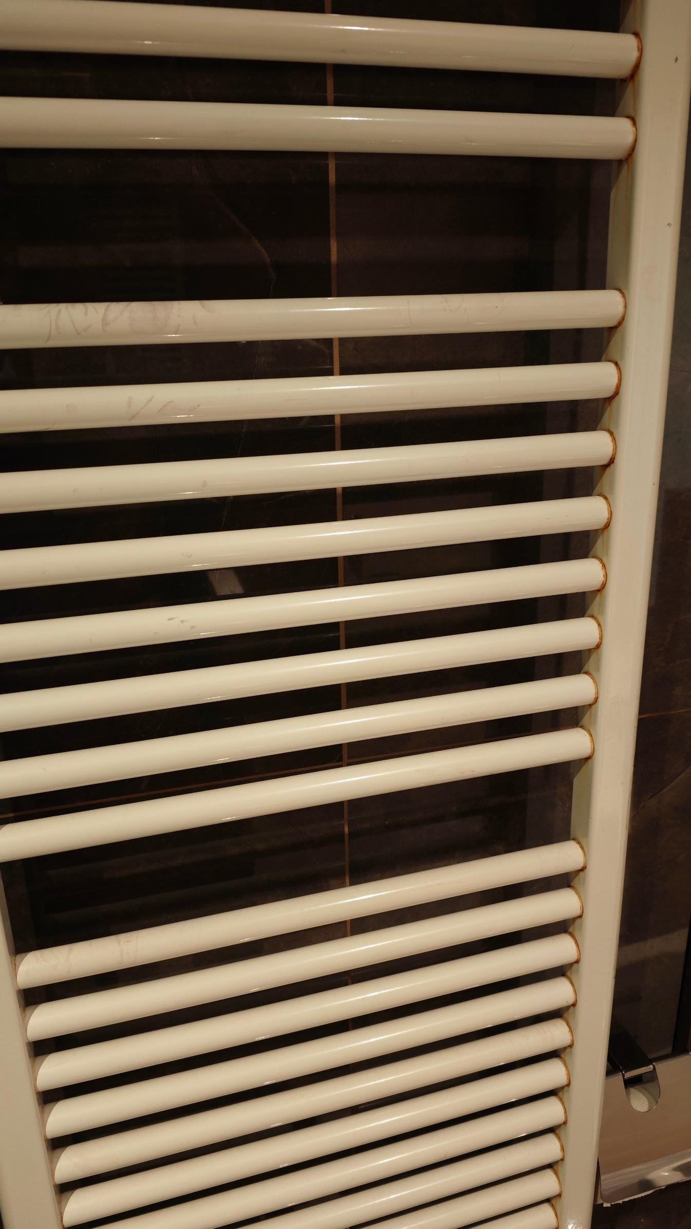 Sèche-serviettes rouillé