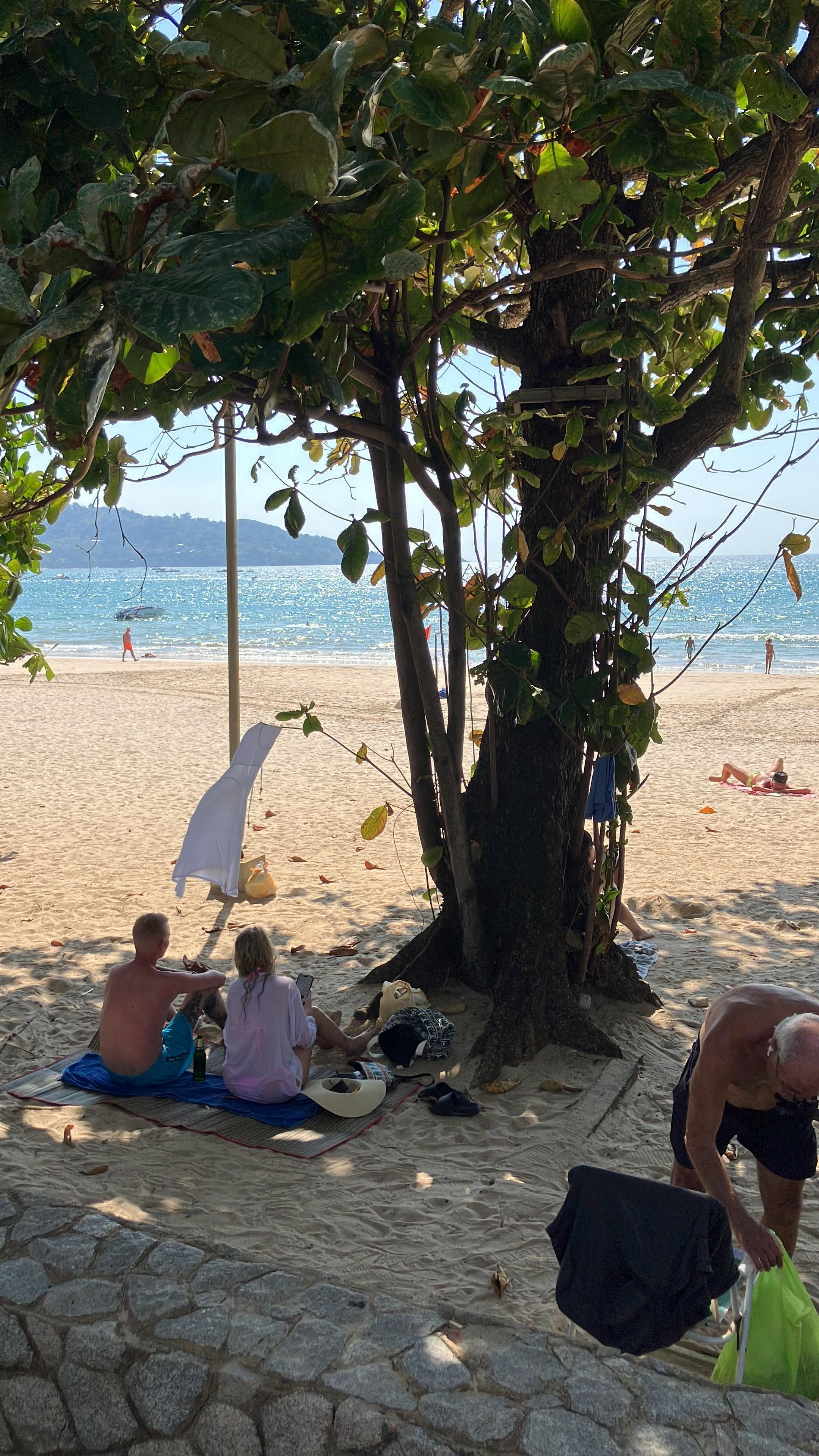 The beach and sea are beautiful 