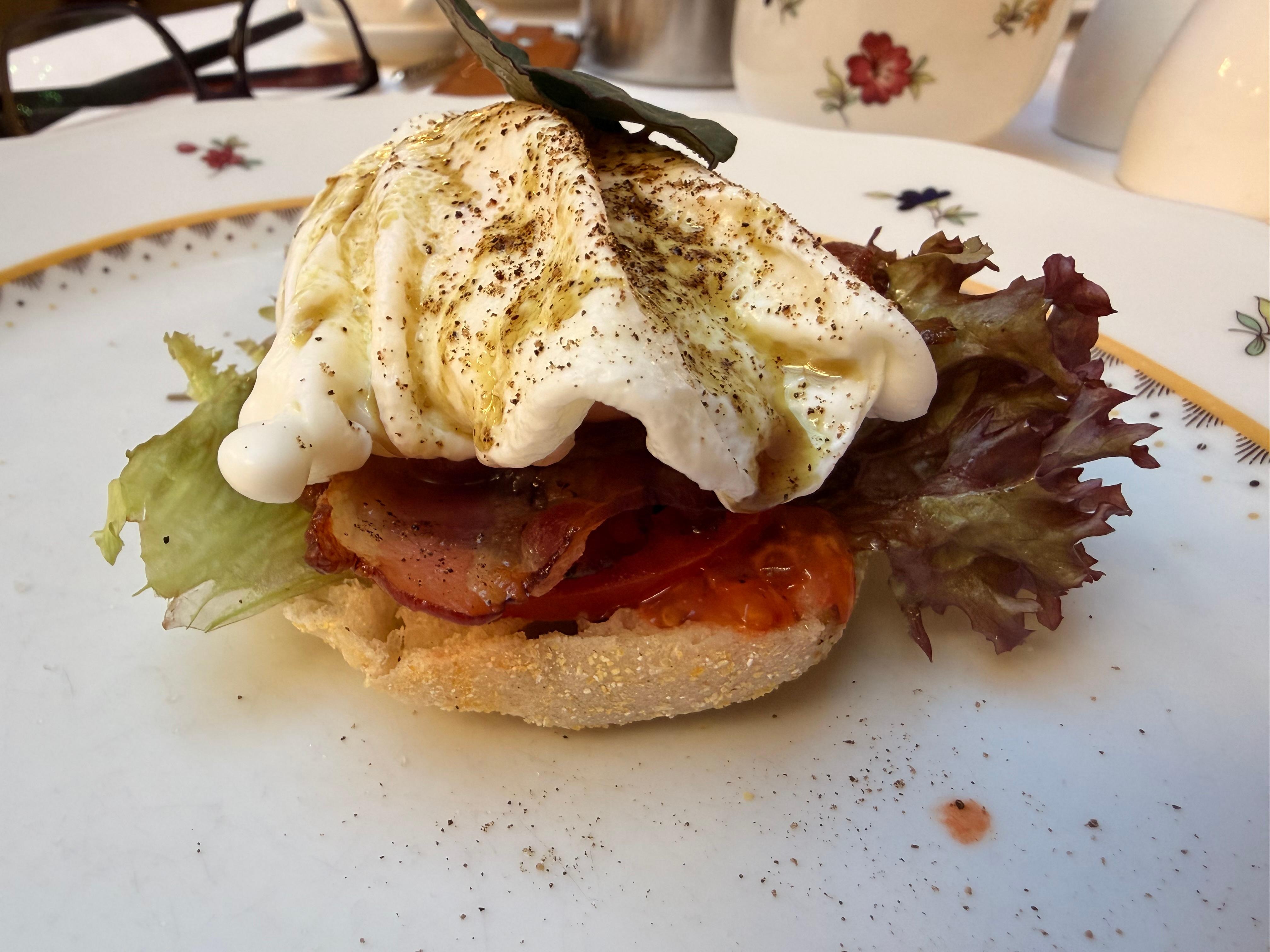 Poached egg Grand Palace style