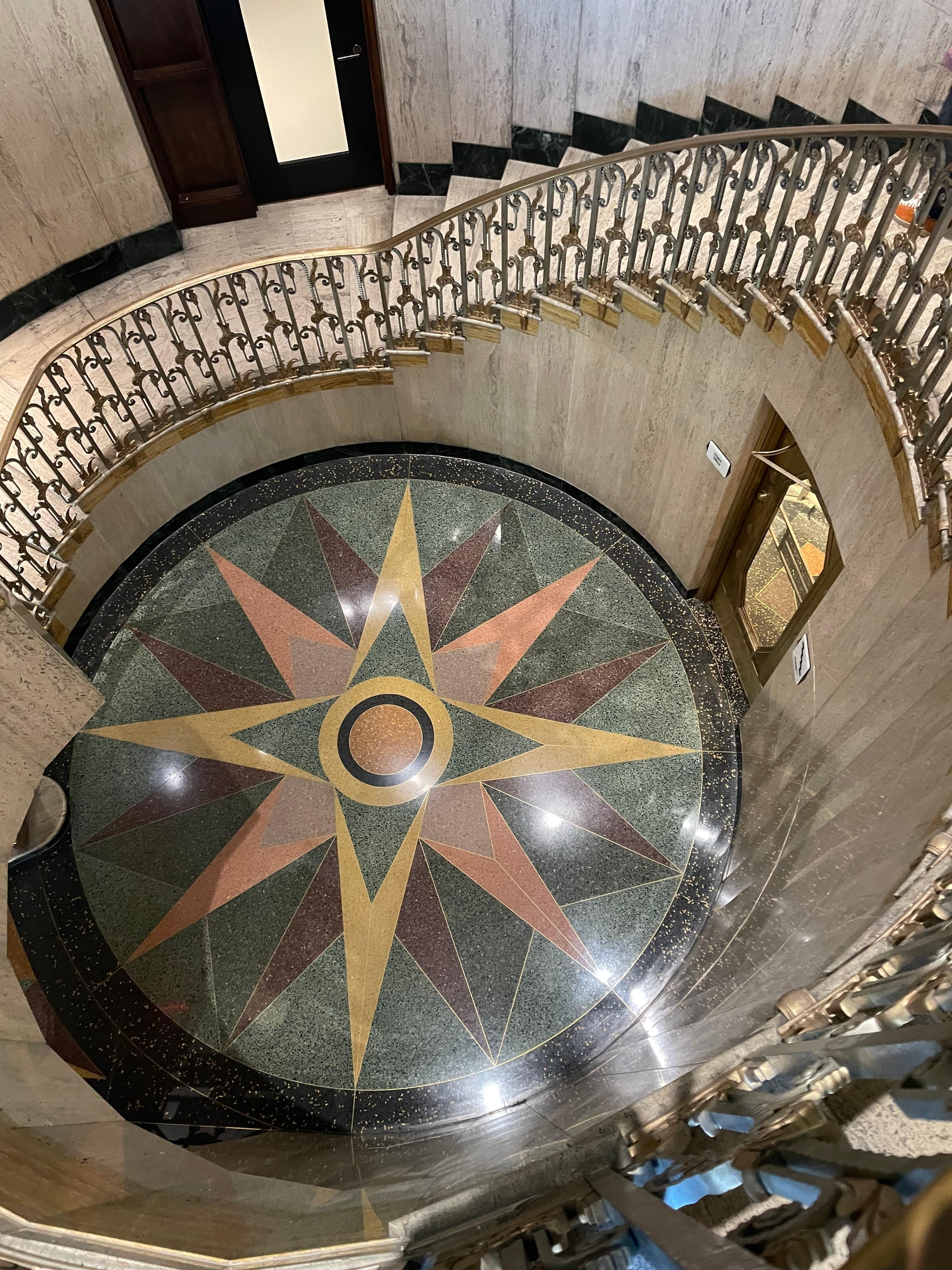 Hidden staircase 