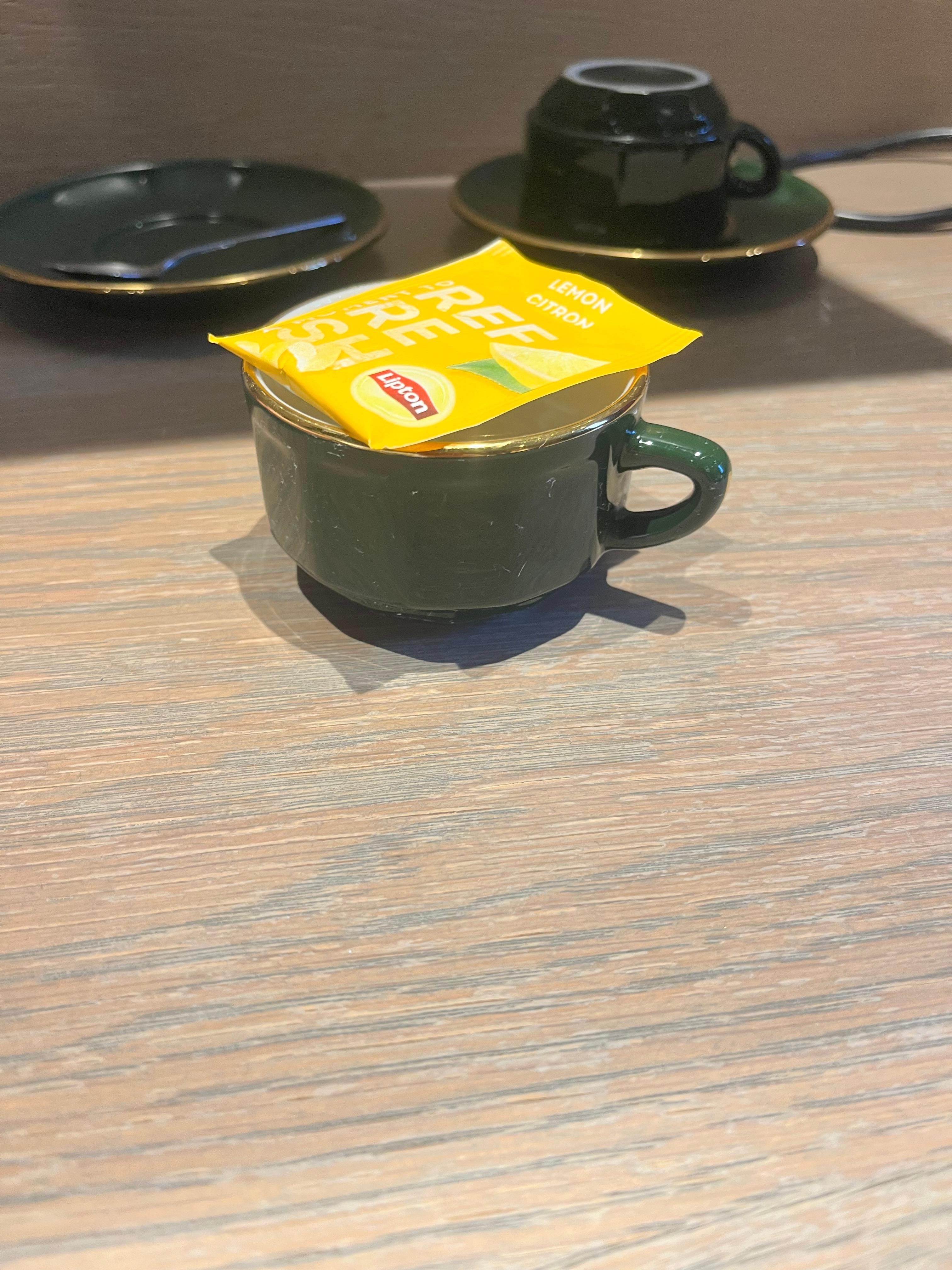 Tasse à café et non à thé 