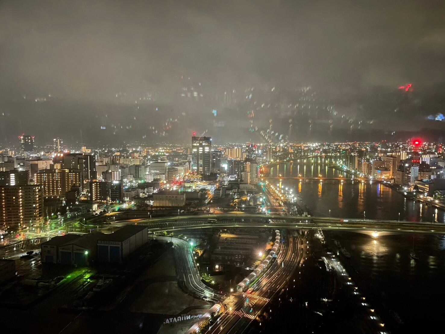 部屋からの夜景が素敵でした
