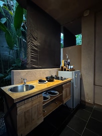 Outdoor kitchenette