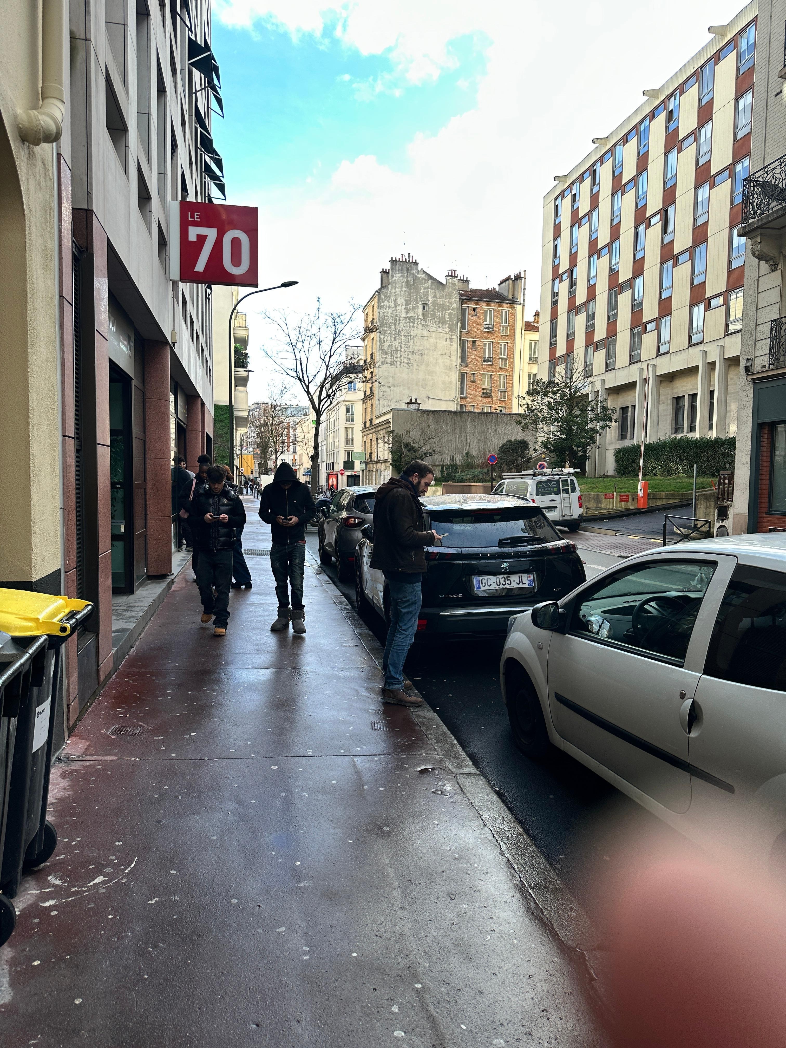 Rue où se situe l’hôtel 