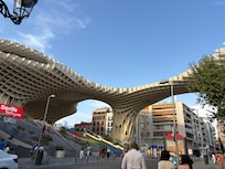 Close to many attractions. Steps away from Setas de Sevilla and many more