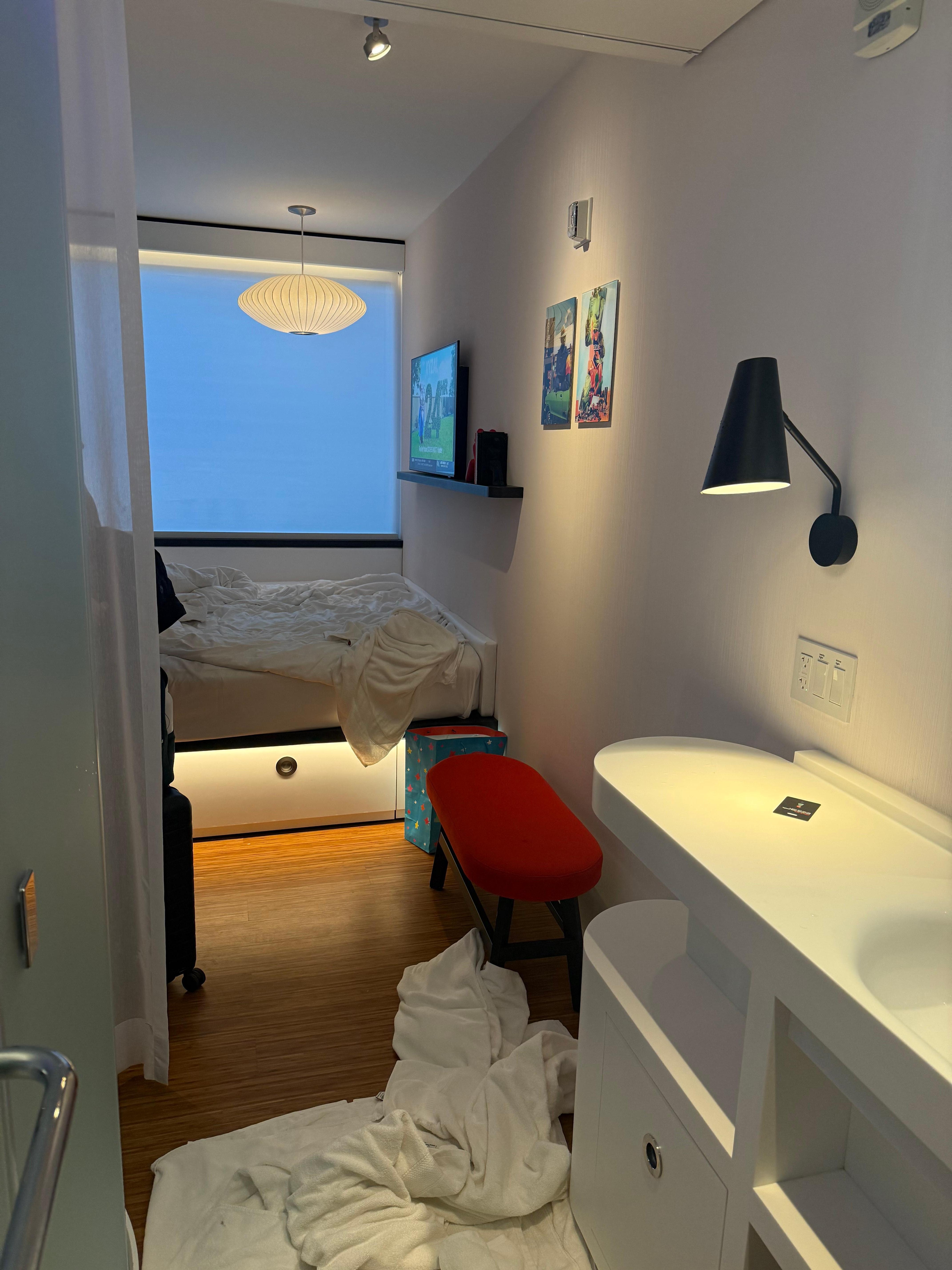 Tiny claustrophobic shoebox that is very overpriced- lots of other better options in the downtown area