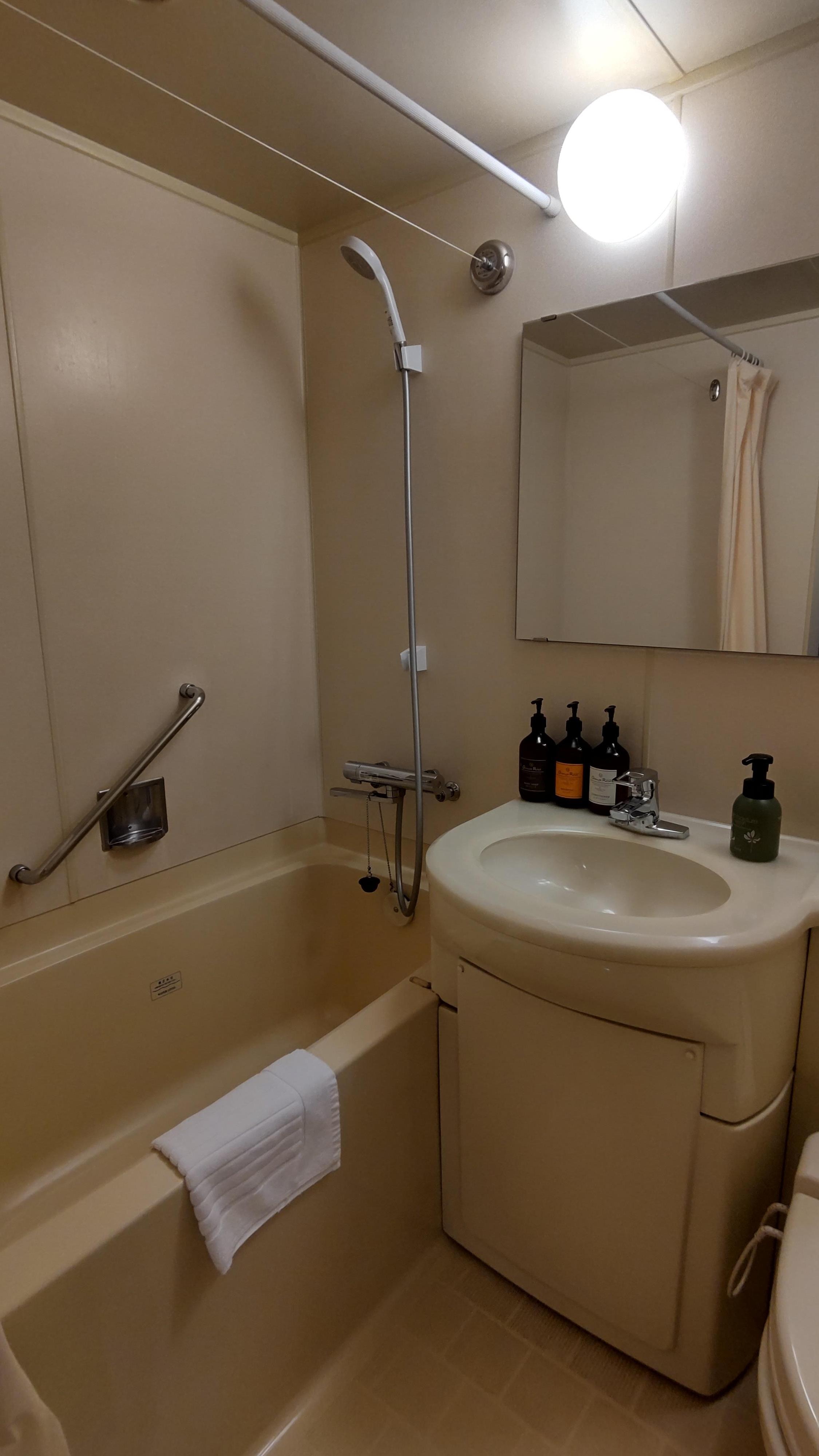 水栓やシャワーヘッドは新しいものに交換されていて使いやすかったです。