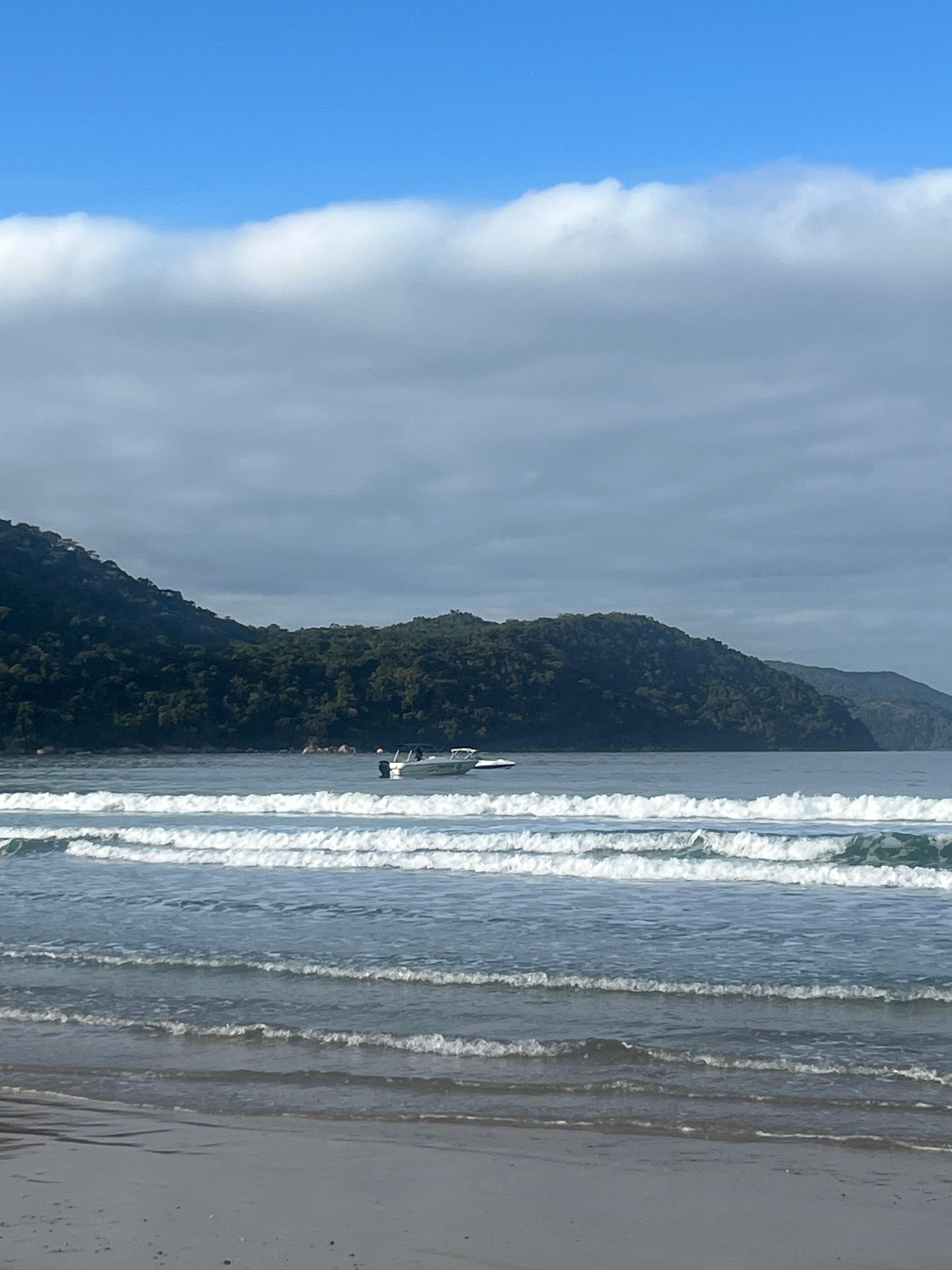 Praia a frente da pousada
