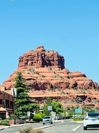 Are you right outside of our hotel room and the hotel was it within walking distance to hike the Bell rock area